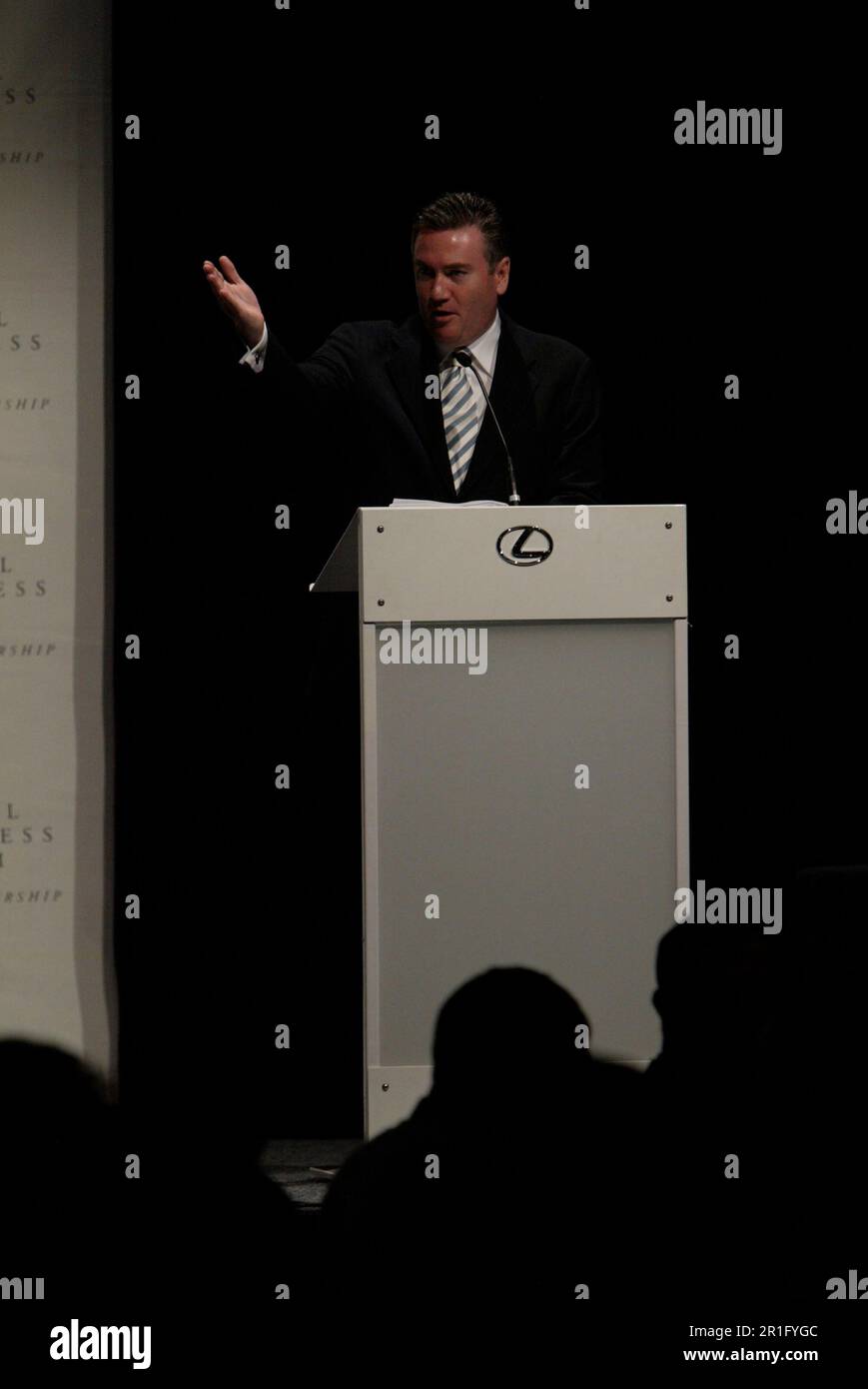 Eddie Maguire introduces Al Gore, 45th Vice President of the United ...