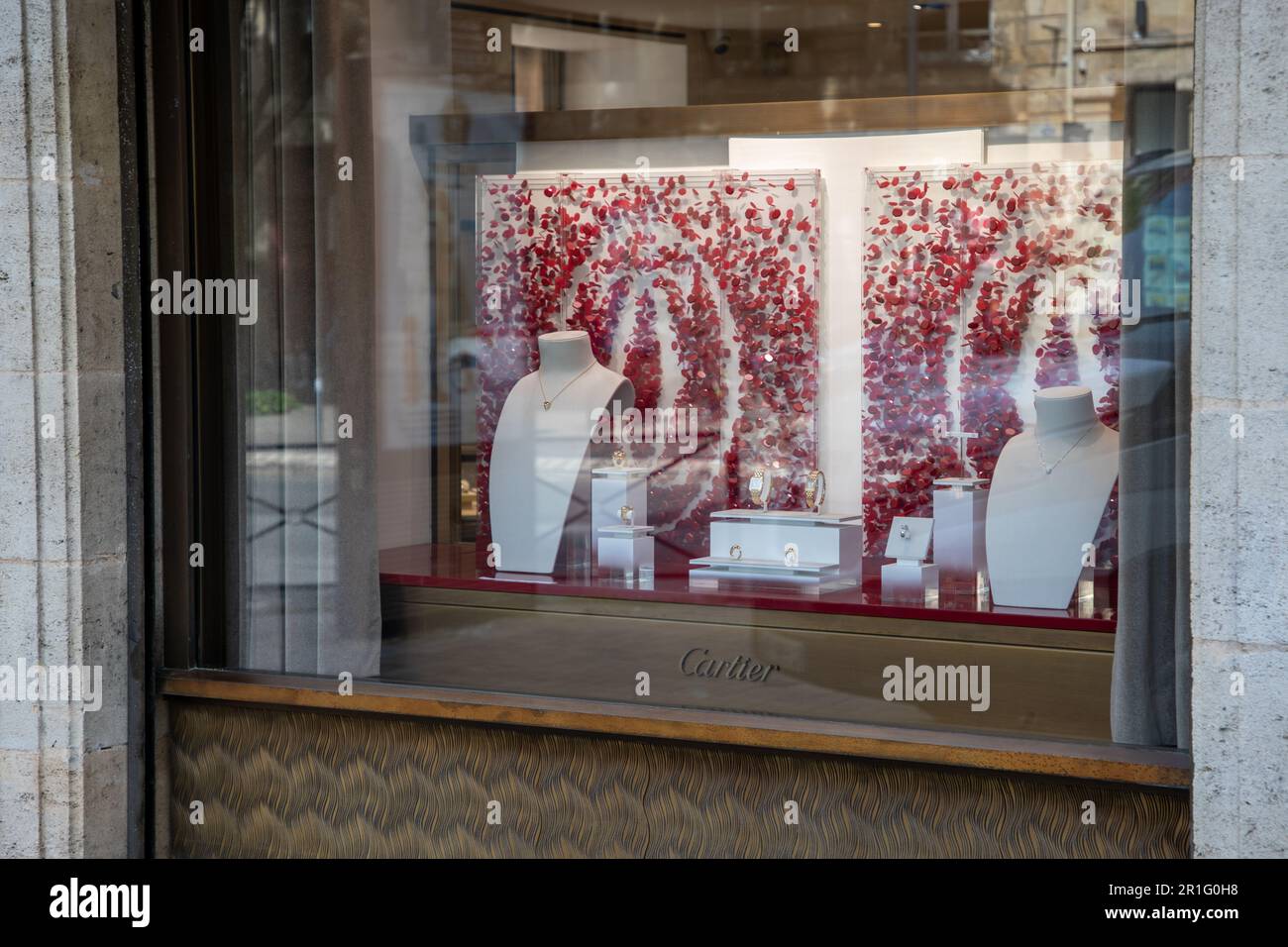 lyon , Aura France - 05 01 2023 : Cartier logo sign and brand text ...