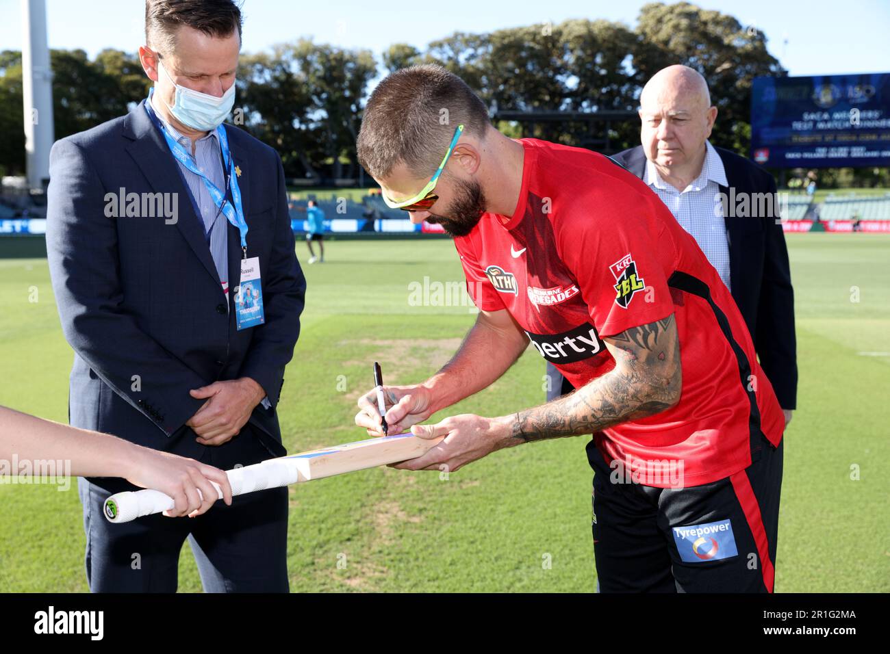 Signing bat hi-res stock photography and images - Alamy