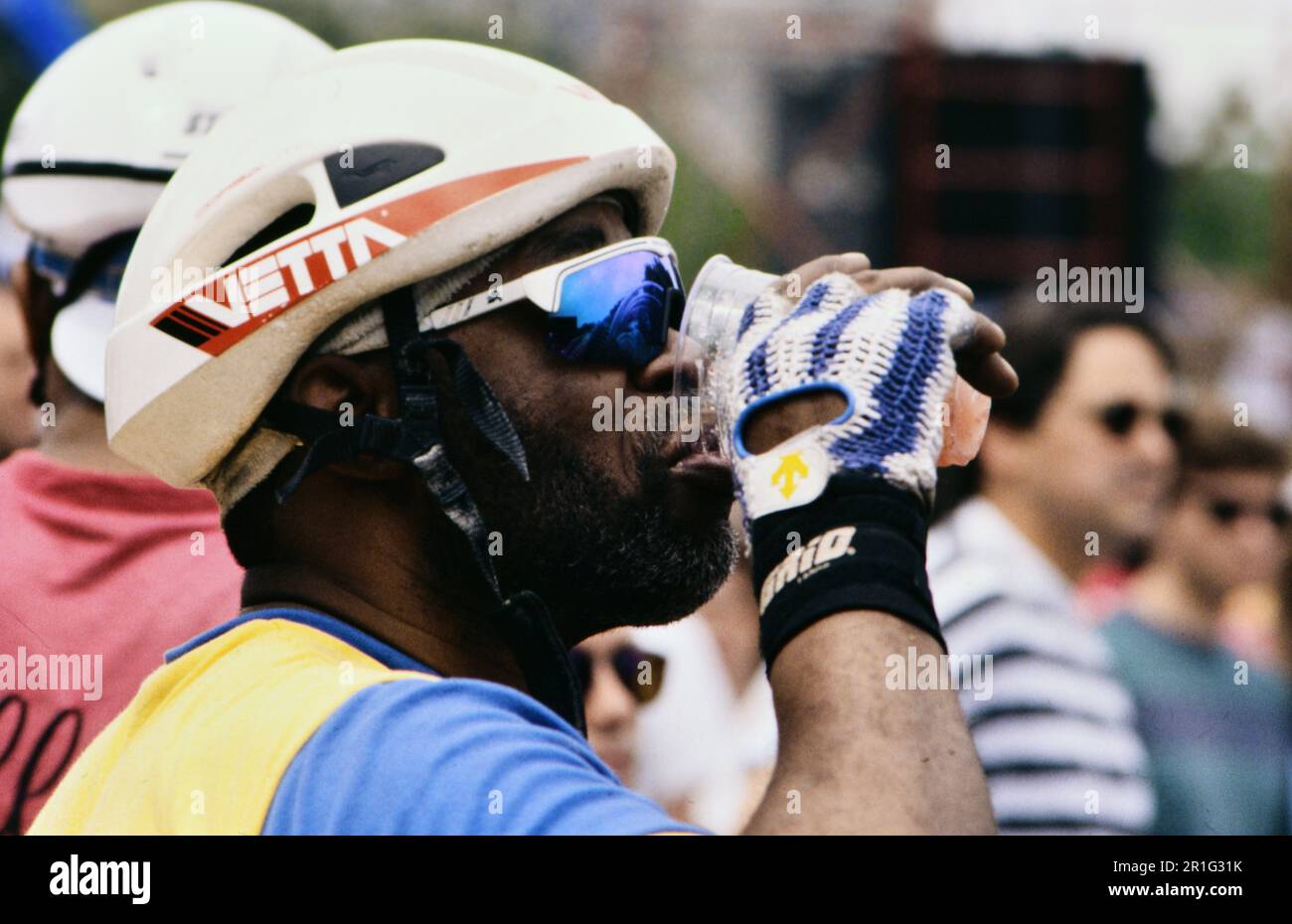 Vetta bicycle helmet hi-res stock photography and images - Alamy