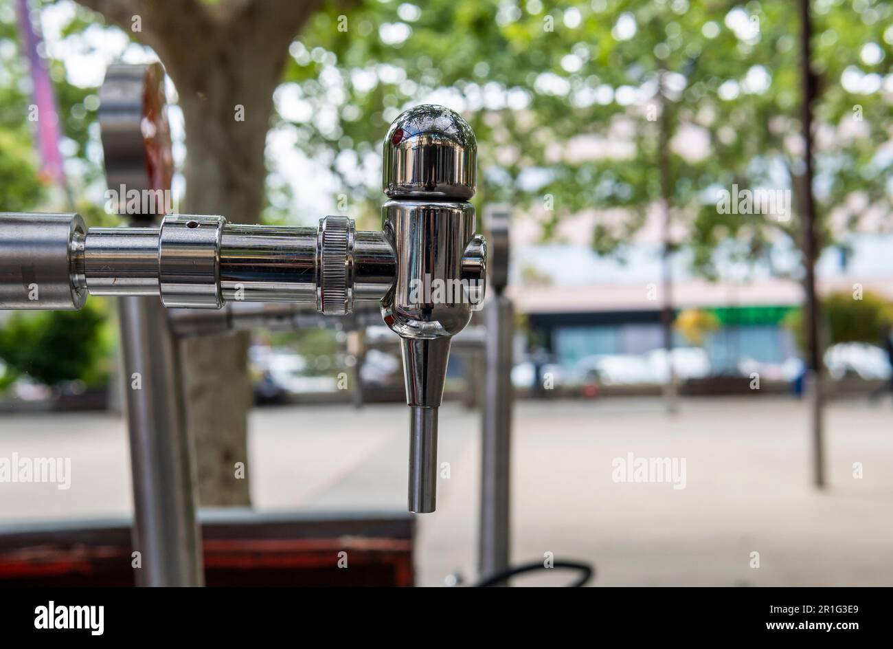 Beer pullers hi-res stock photography and images - Alamy