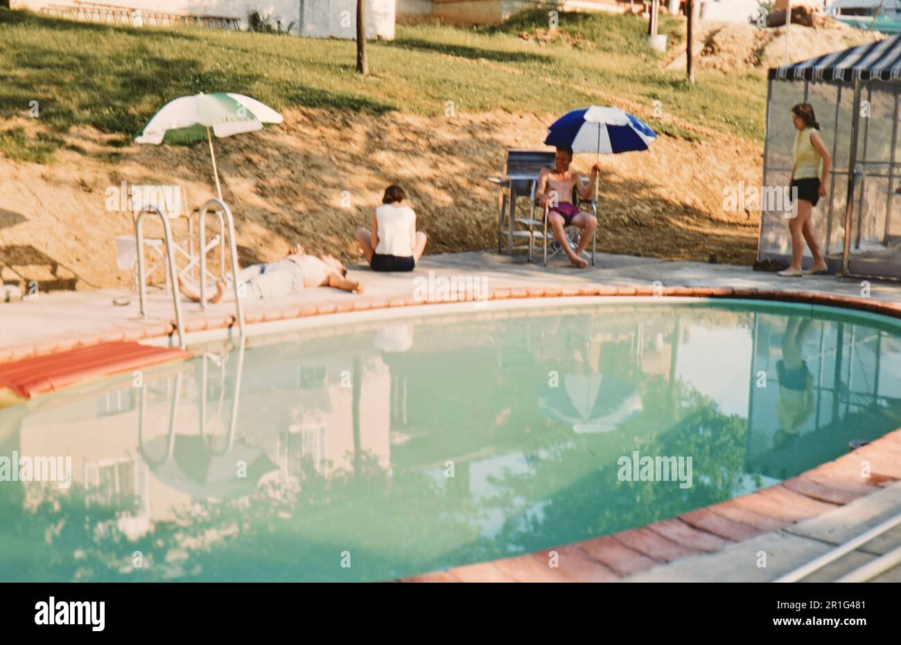 1950s swimming pool hi-res stock photography and images - Alamy