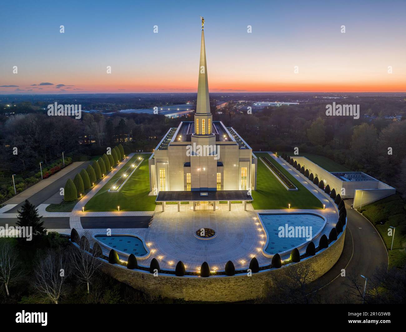 Worship of saints hi-res stock photography and images - Alamy