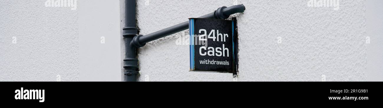 Free cash withdrawals sign hi-res stock photography and images - Alamy