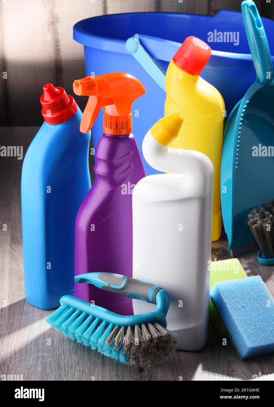 Variety of detergent bottles and chemical cleaning supplies Stock Photo ...