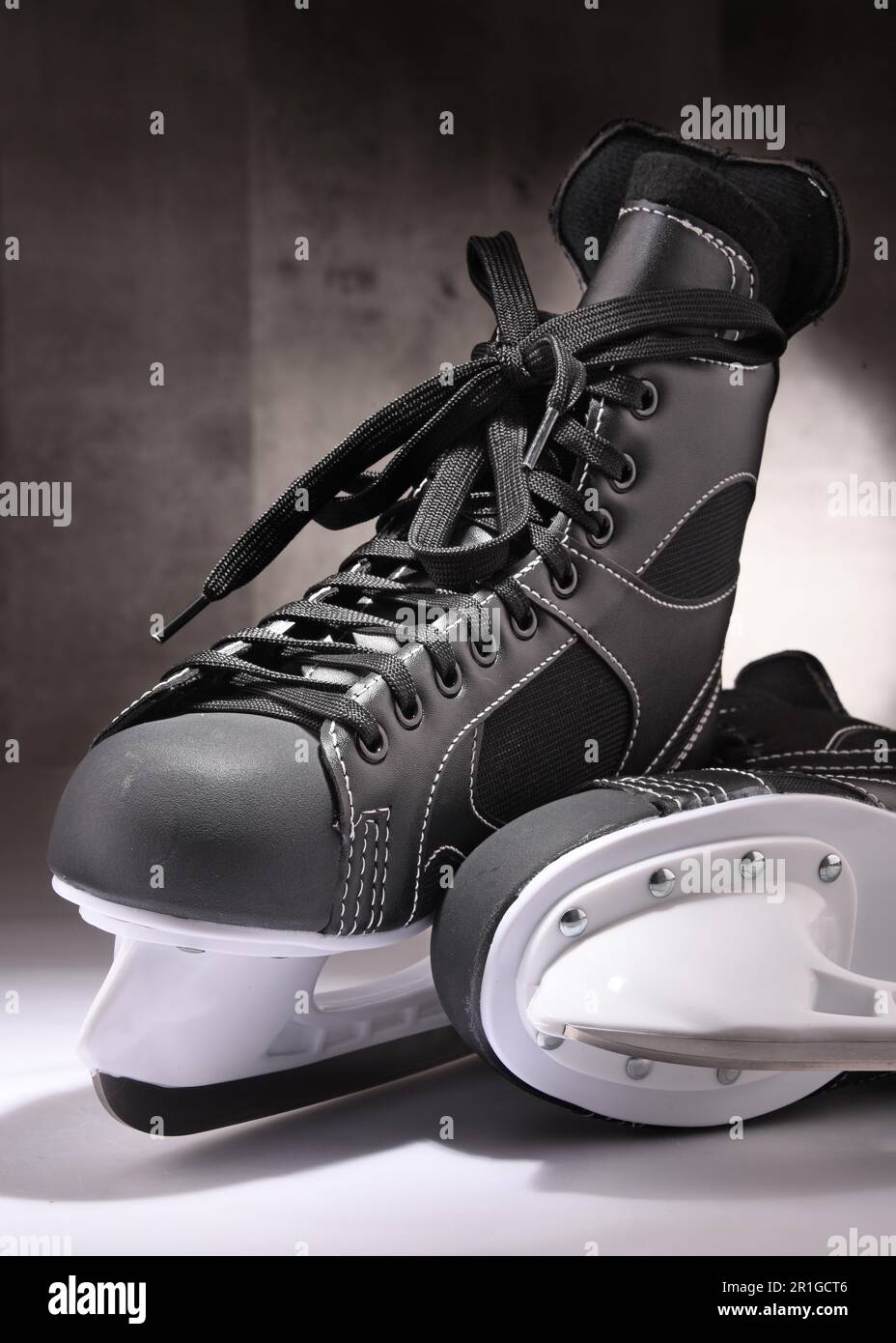 Pair of ice hockey skates Stock Photo - Alamy