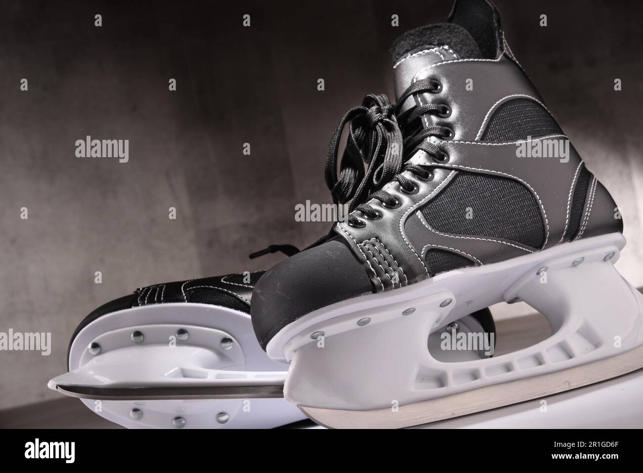 Pair of ice hockey skates Stock Photo - Alamy