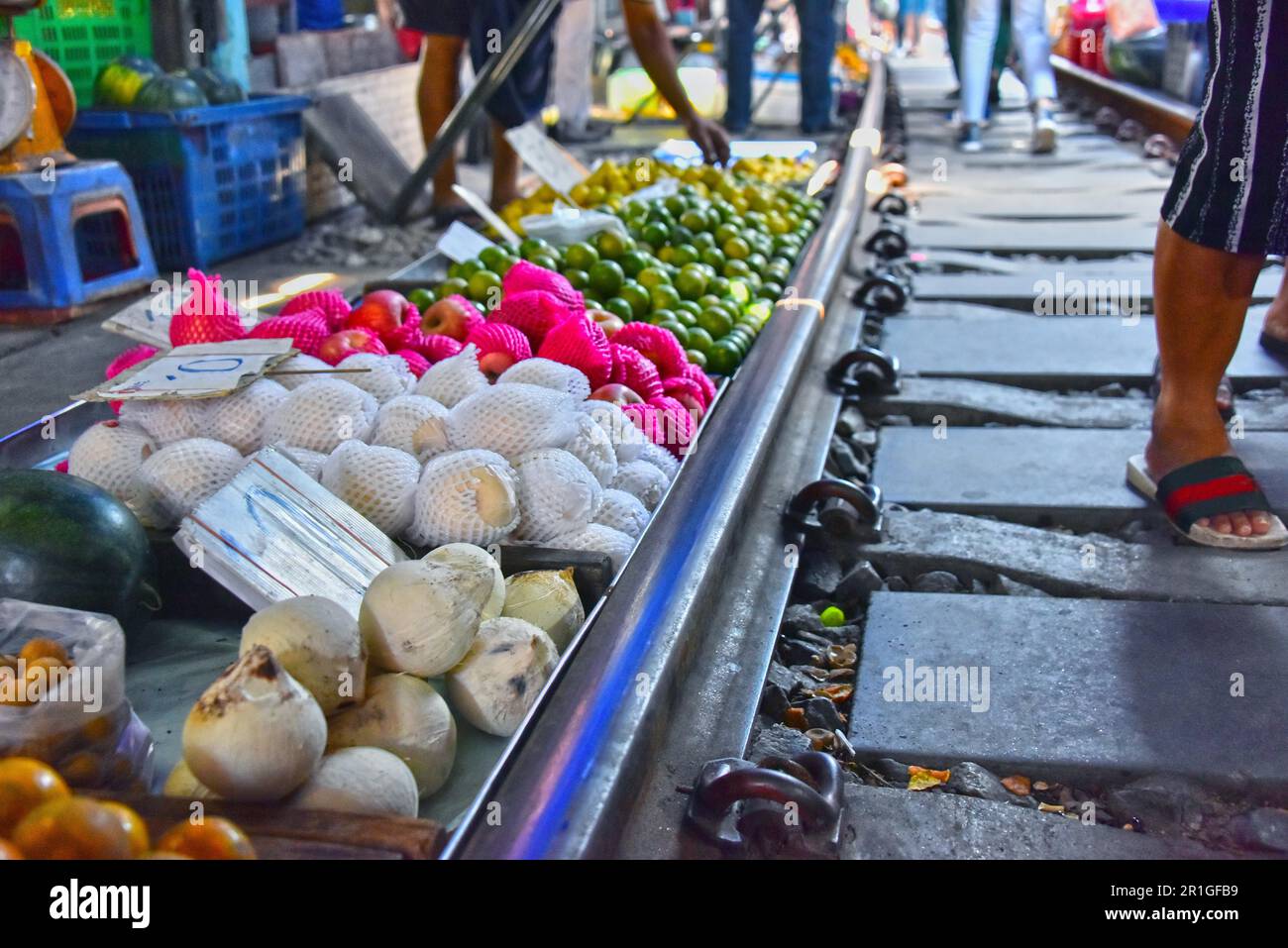 Railway market thailand hi-res stock photography and images - Alamy