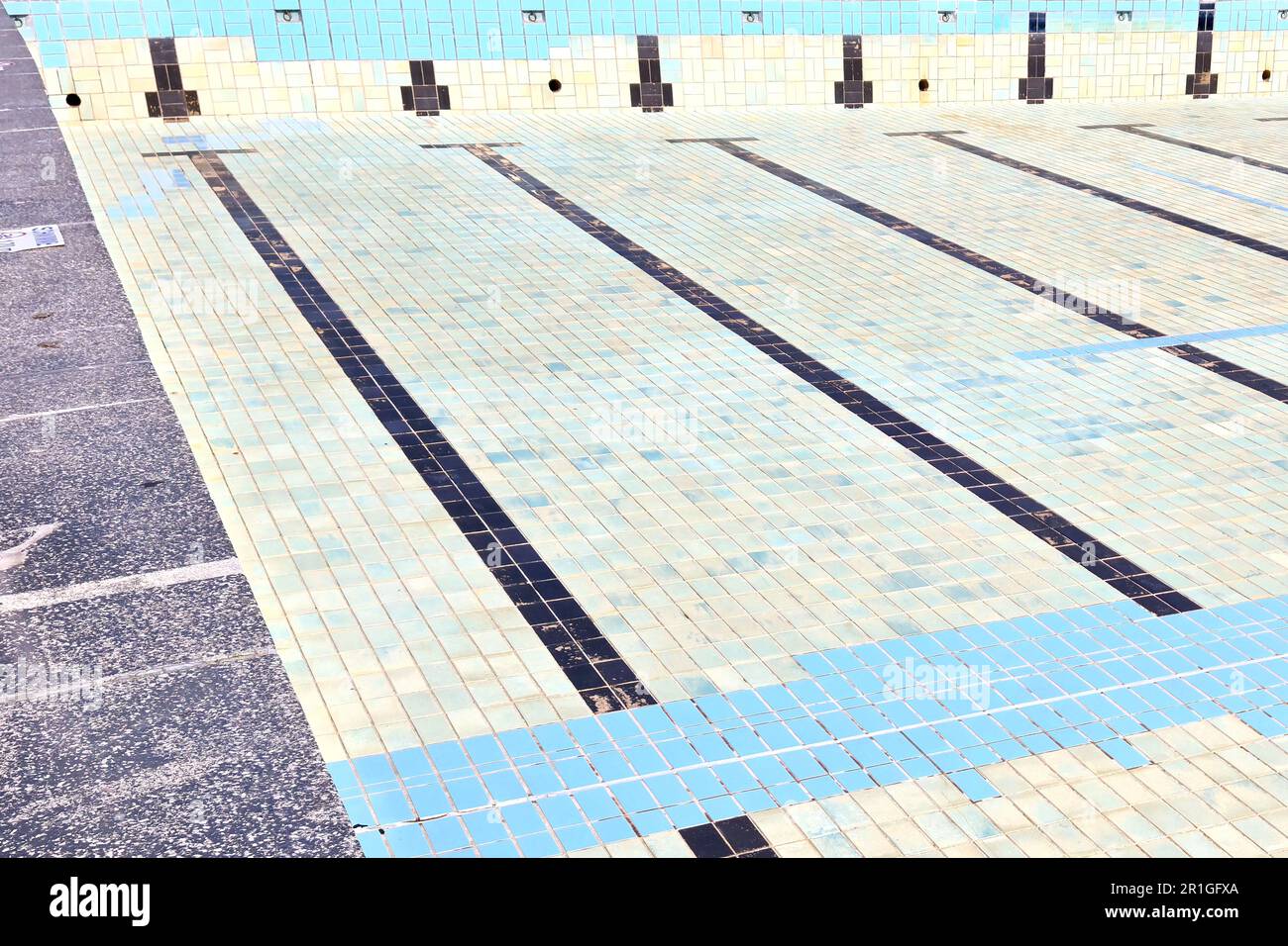 empty public open air swimming pool Stock Photo - Alamy