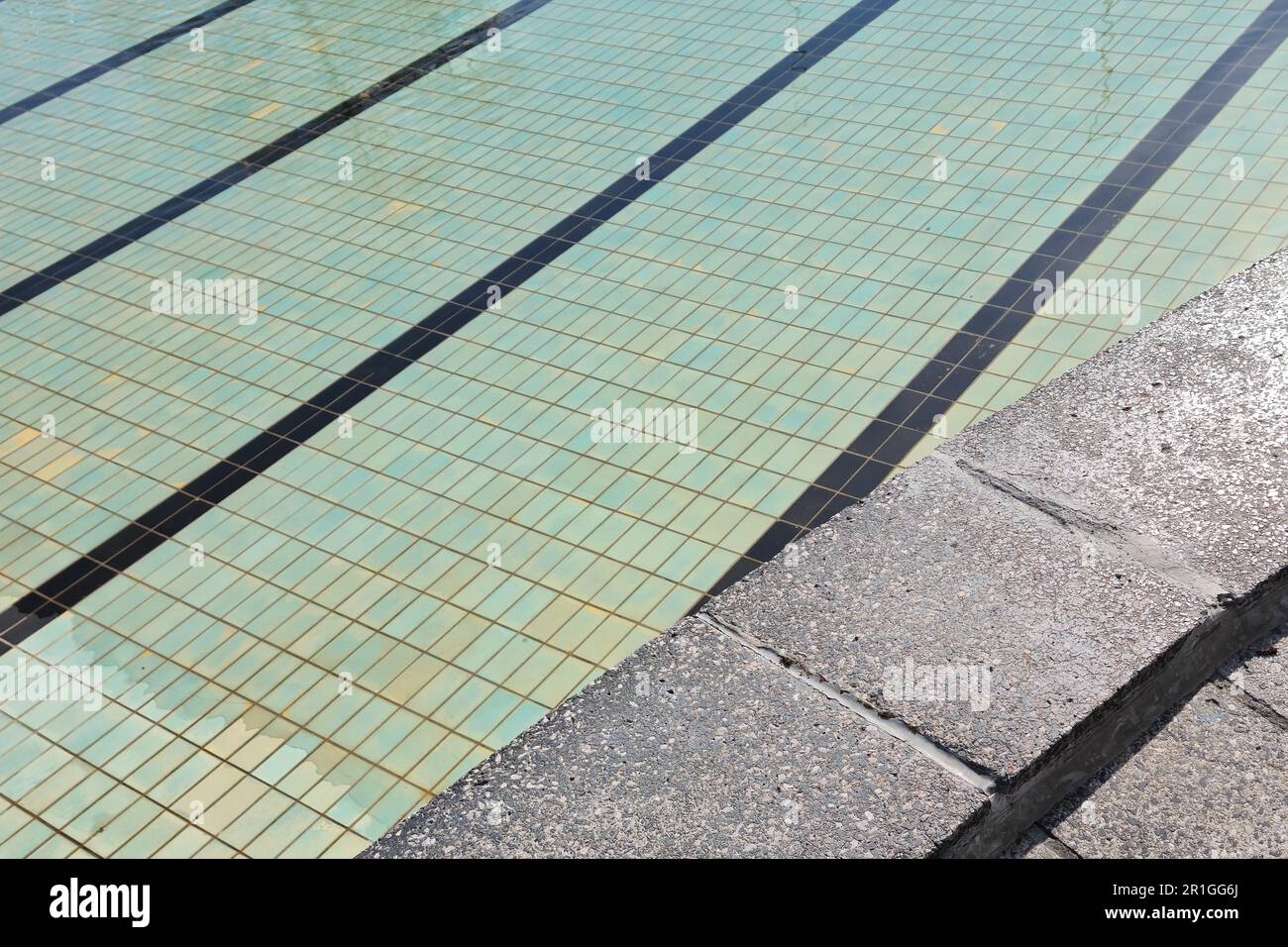 almost empty public open air swimming pool Stock Photo - Alamy