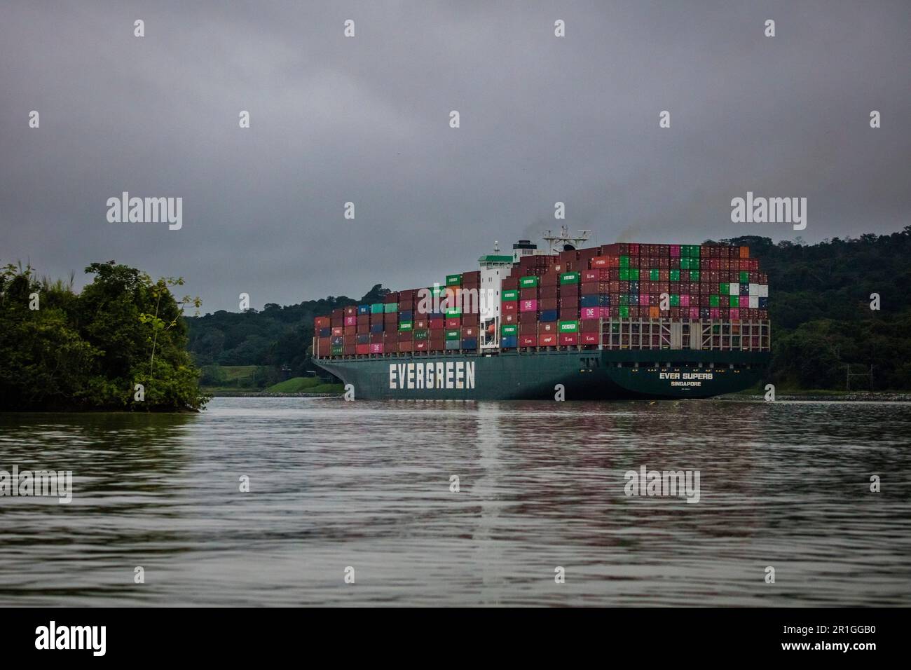The container vessel Ever Superb from Evergreen is passing through the ...