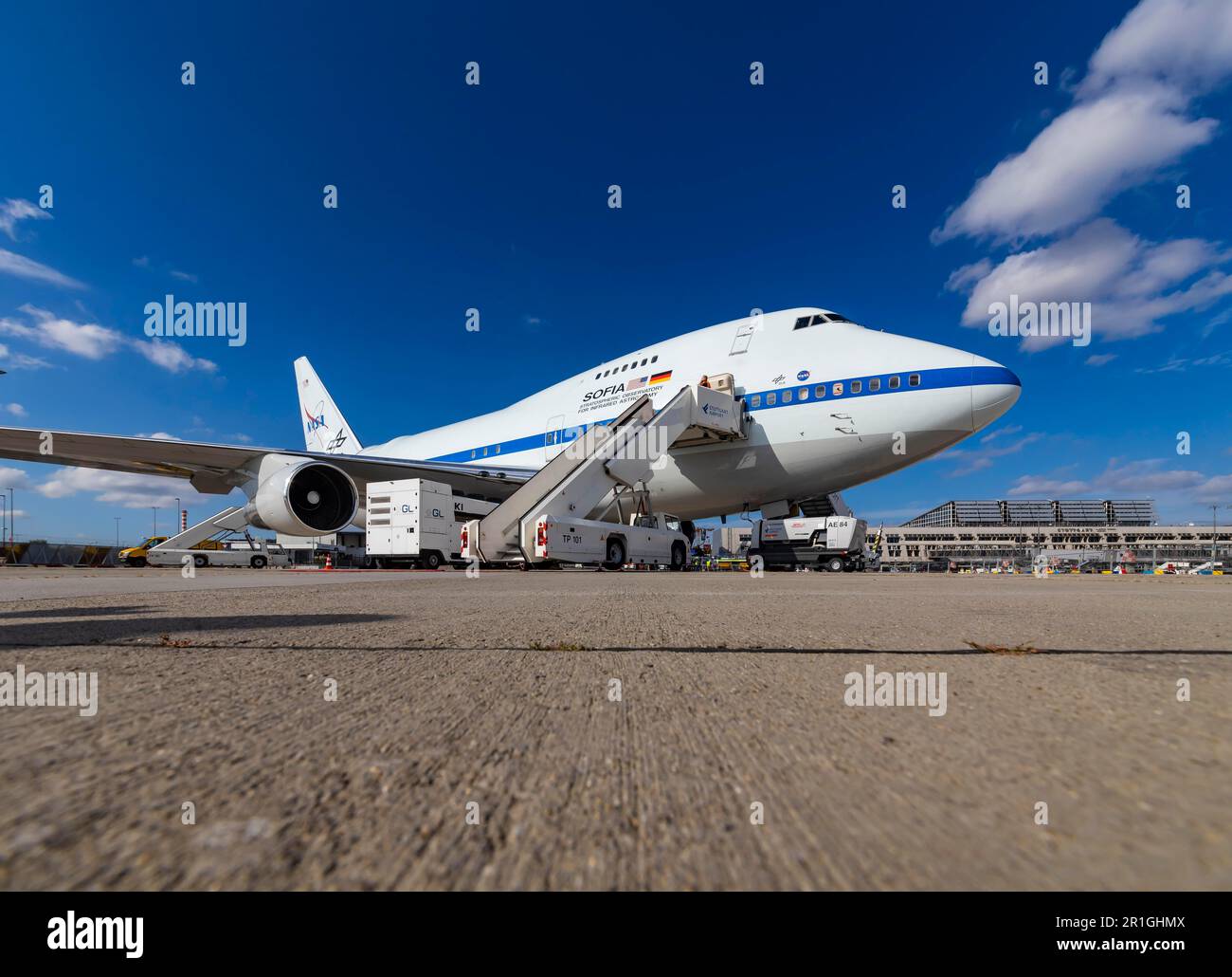 Flying Observatory SOFIA, Boeing 747 SP, SOFIA (Stratospheric Observatory for Infrared Astronomy ...