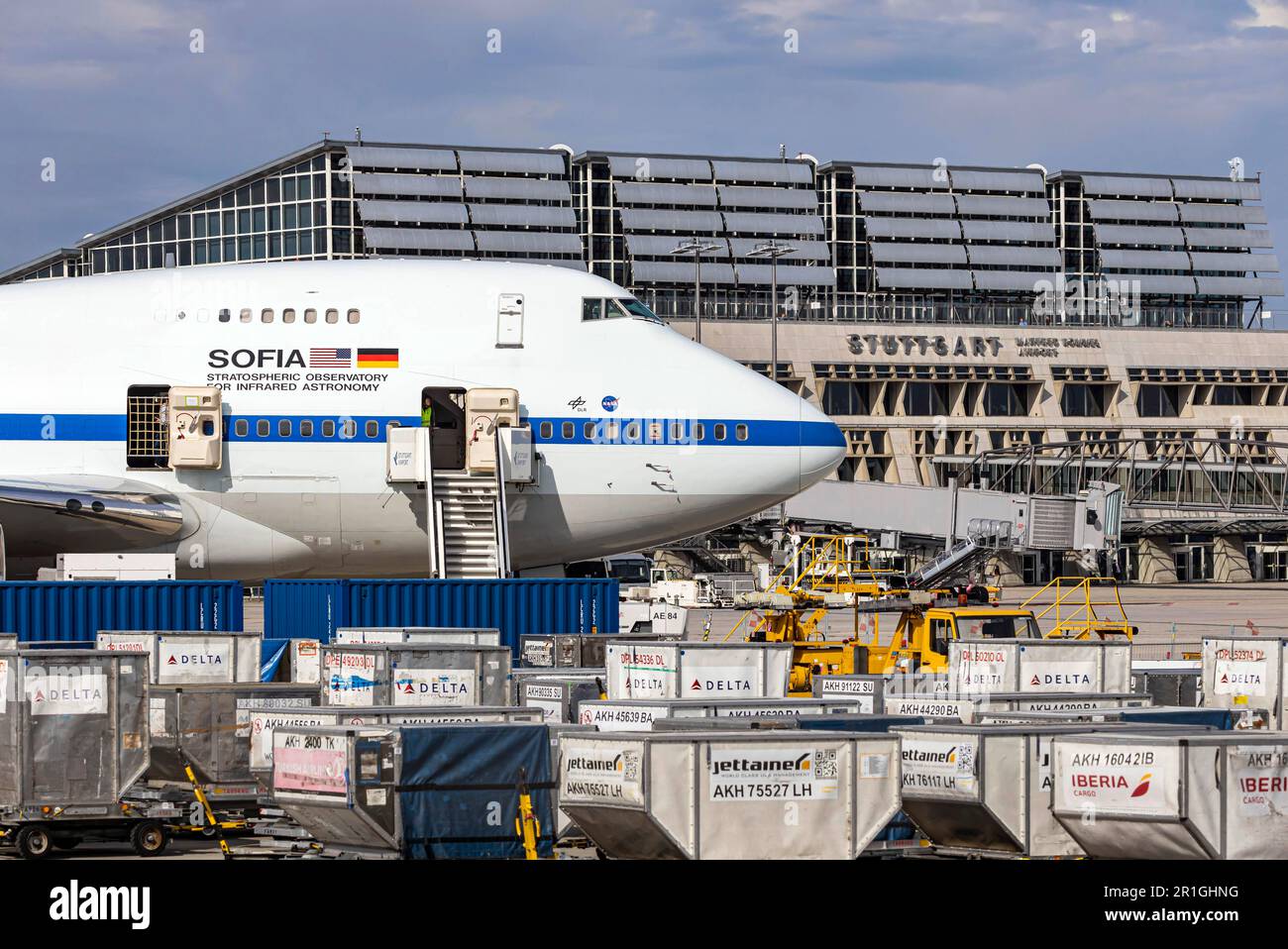 Flying Observatory SOFIA, Boeing 747 SP, SOFIA (Stratospheric Observatory for Infrared Astronomy ...