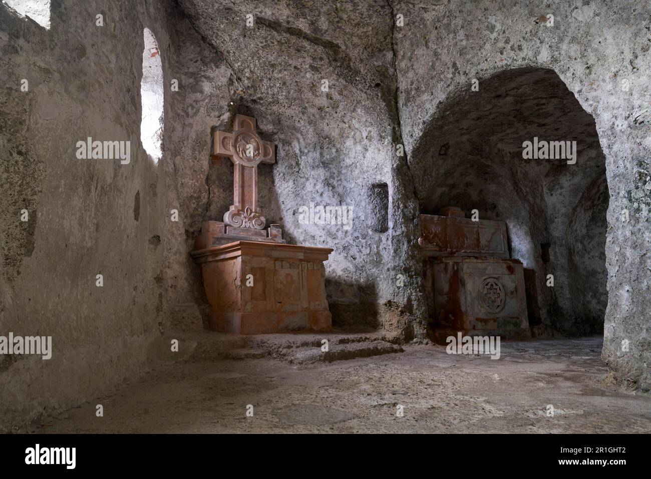 St peters cemetery and catacombs hi-res stock photography and images ...