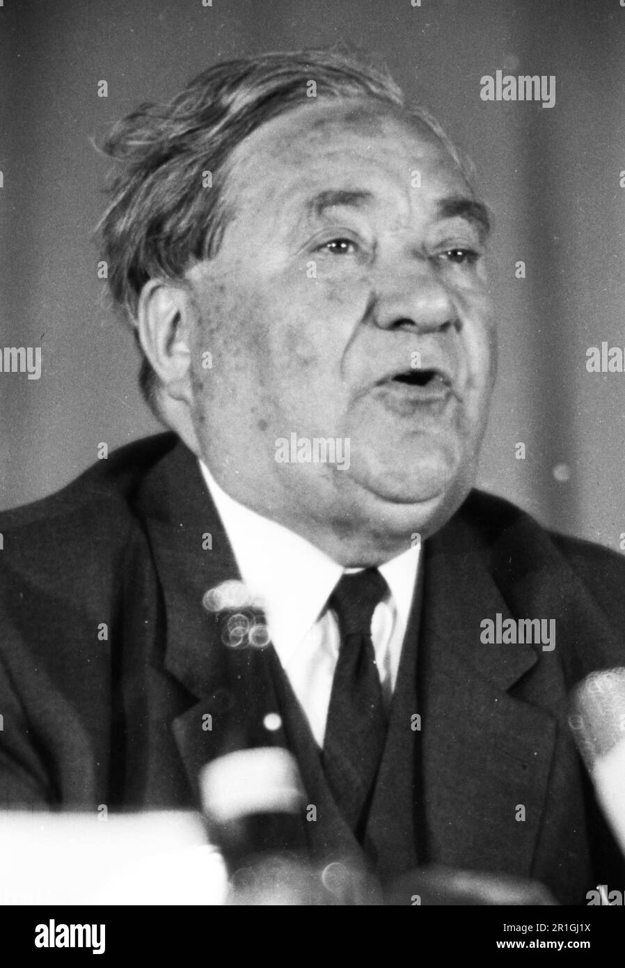 Personalities from politics, economy and culture from the years 1965-71 ...