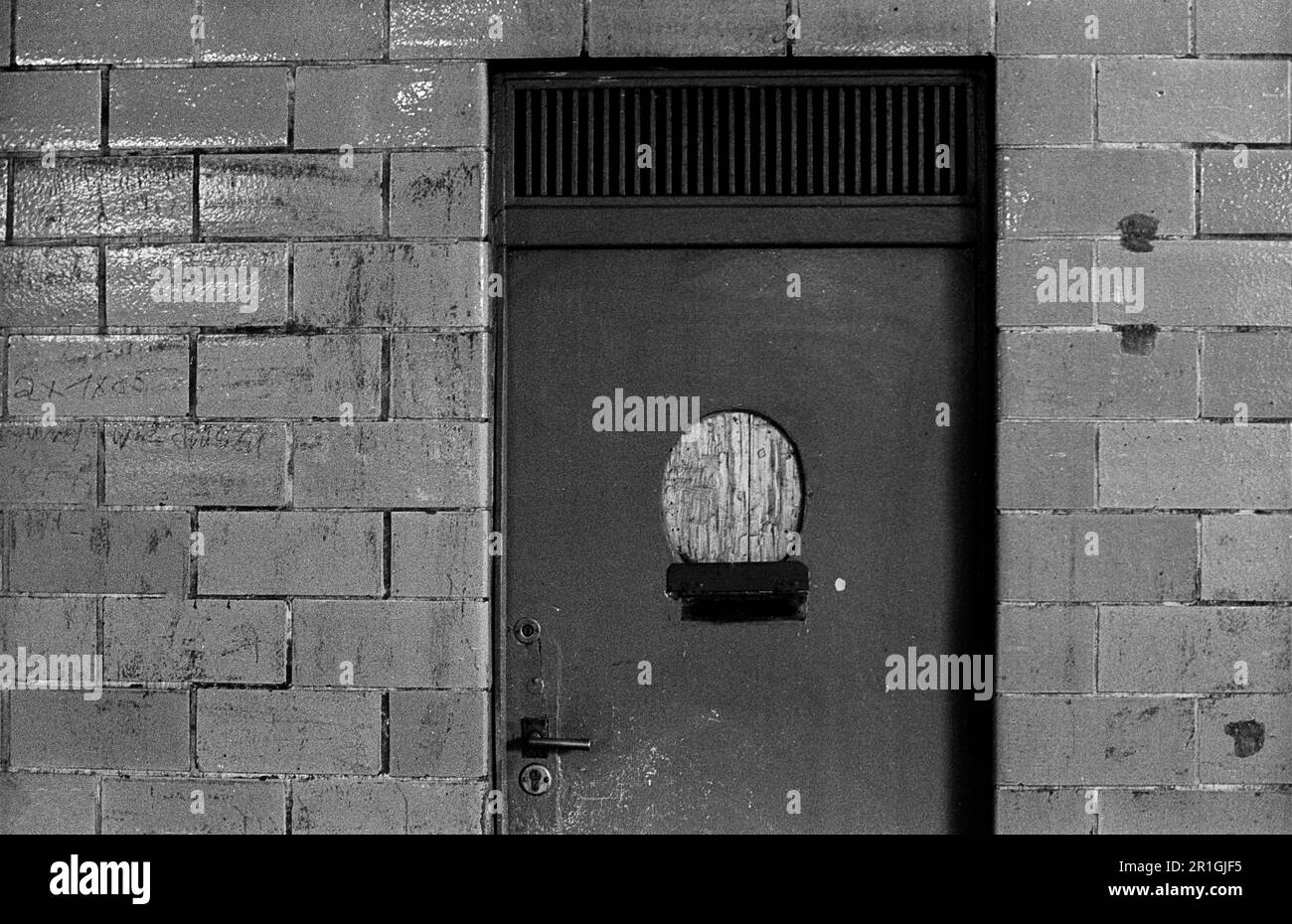 GDR, Berlin, 19.03.1990, torn out SED party symbol on the door to the ...