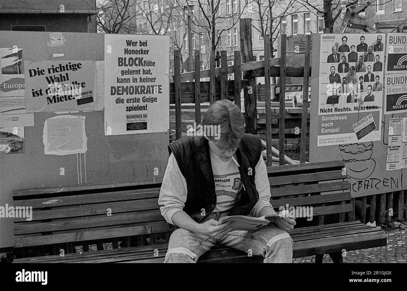 Gdr election 1990 poster hi-res stock photography and images - Alamy
