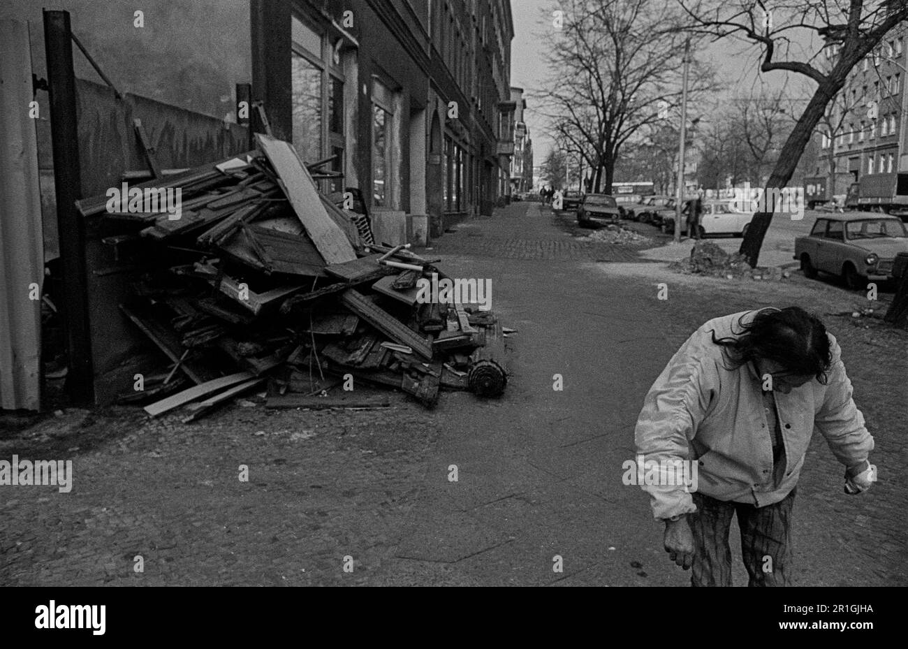 GDR, Berlin, 16.03.1990, street scene with (falling ?) woman, in ...