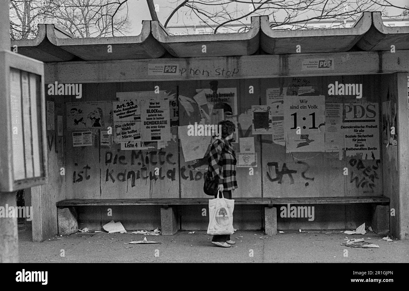 GDR, Berlin, 16.03.1990, bus stop Arkonaplatz, election posters, the ...