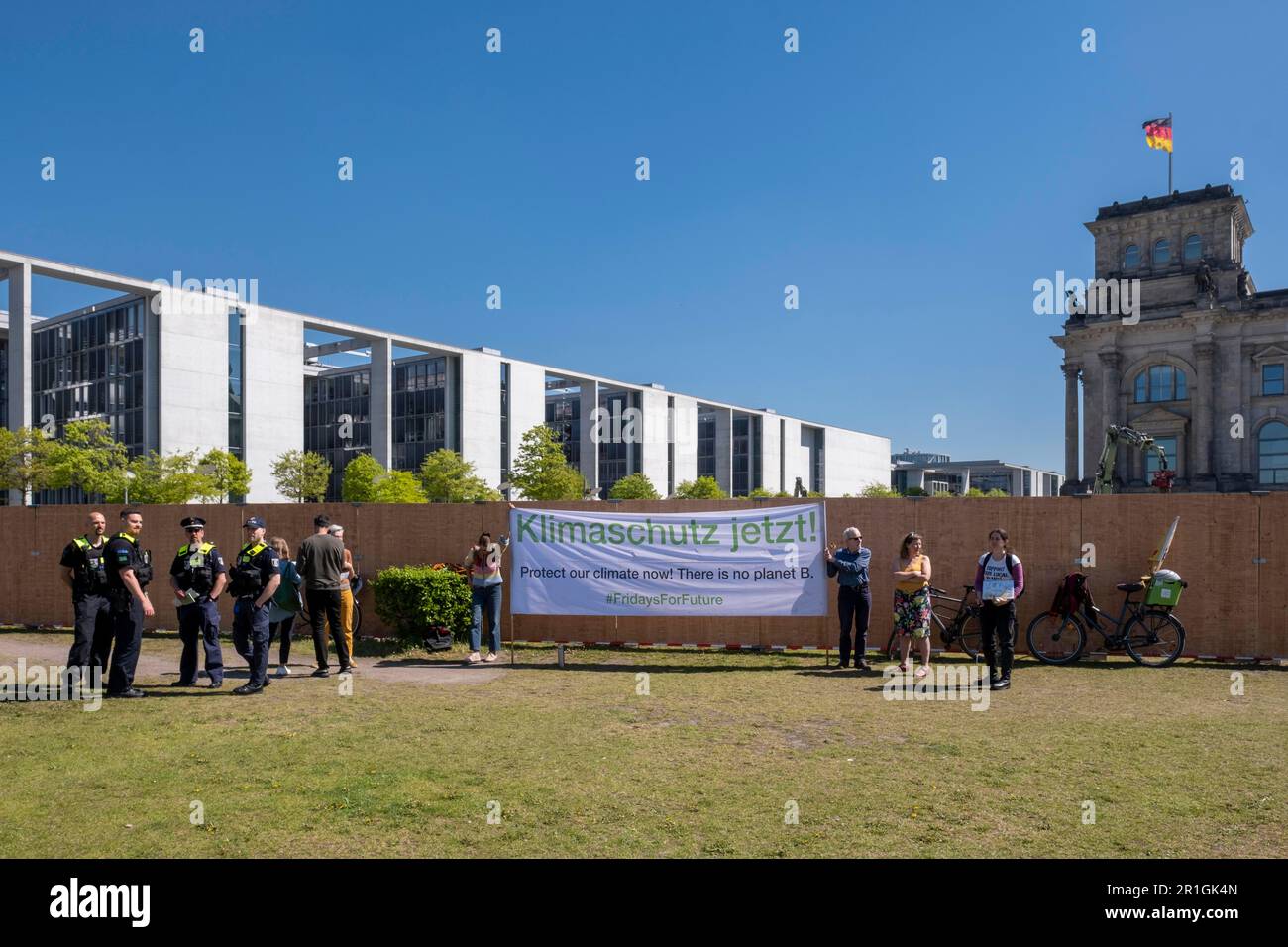 Germany, Berlin, 12.05.2023, Climate Vigil for the Paris Climate ...