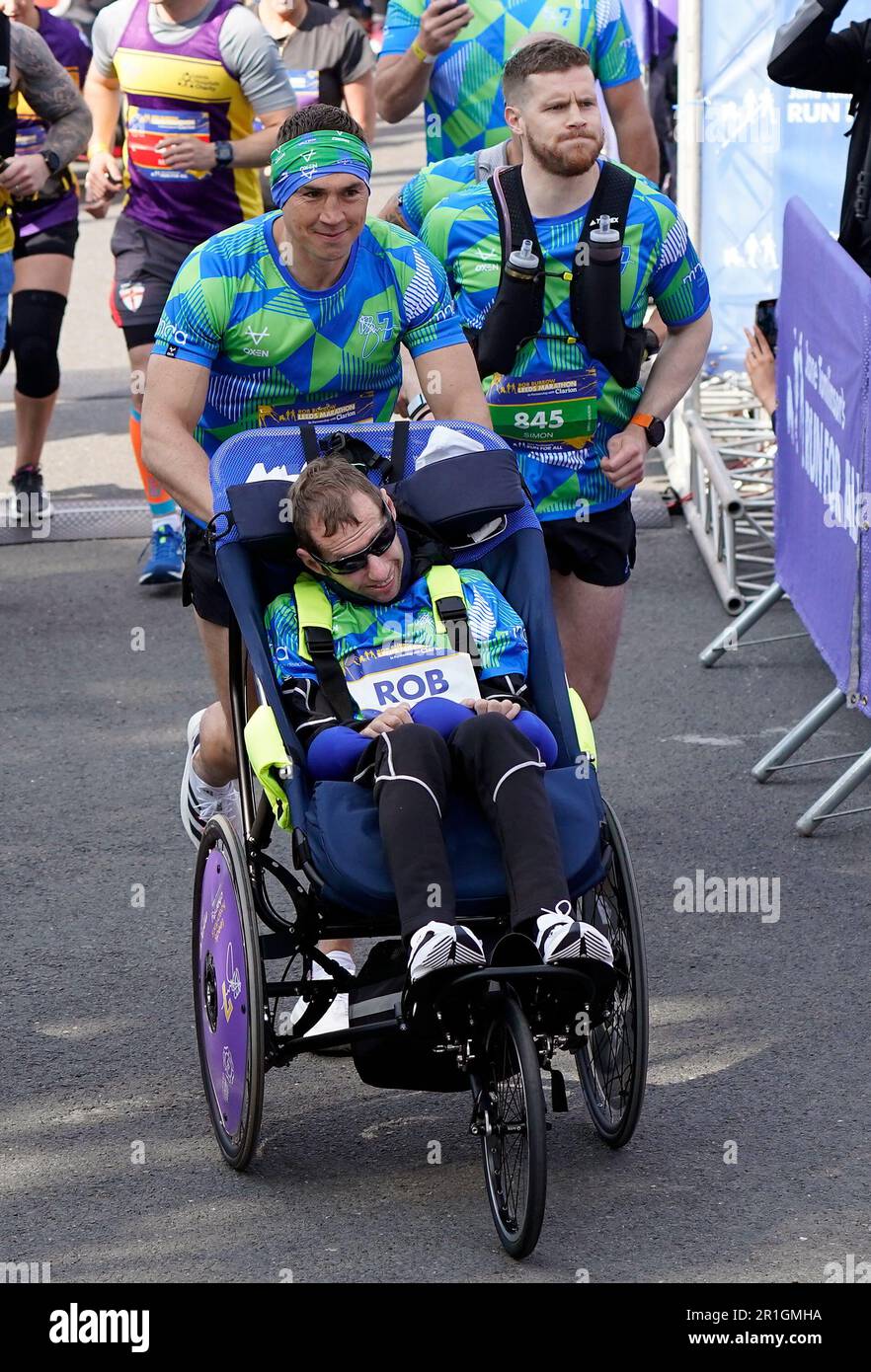 Rob Burrow and Kevin Sinfield at the start of the 2023 Rob Burrow Leeds ...