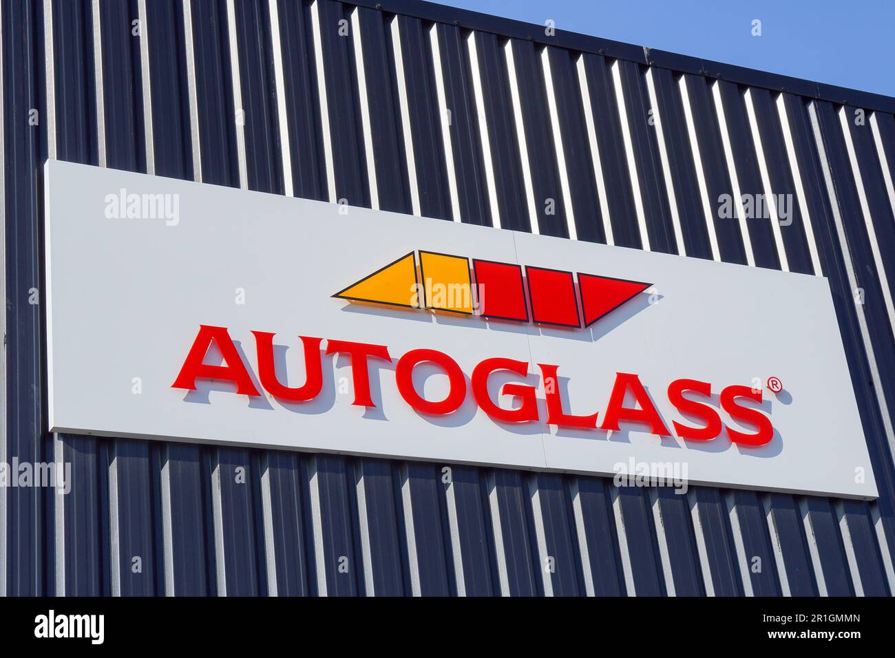 Registered trademark symbol hi-res stock photography and images - Alamy