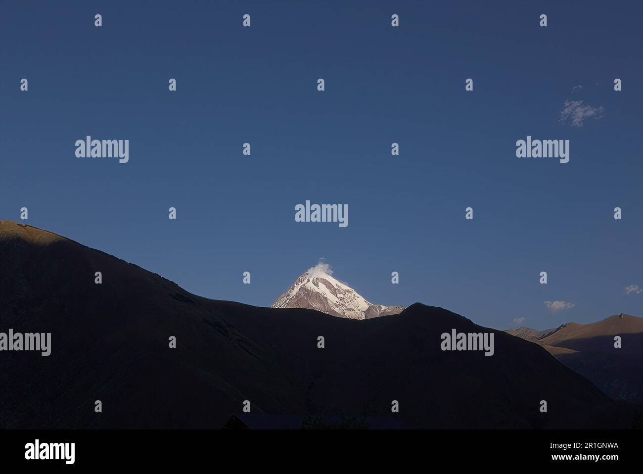 5054 meters high in clear weather Stock Photo - Alamy