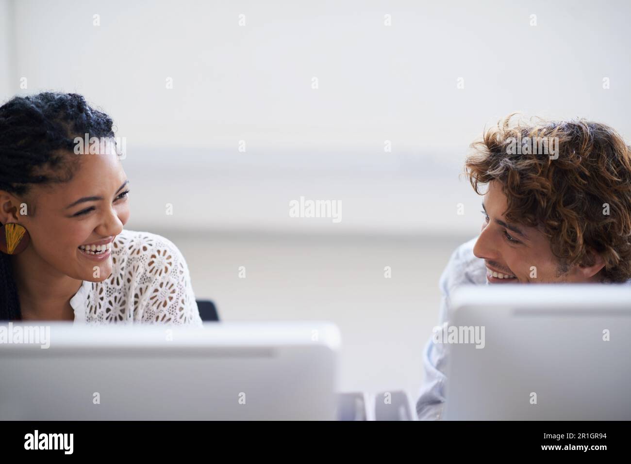 Journalist laughing hi-res stock photography and images - Alamy