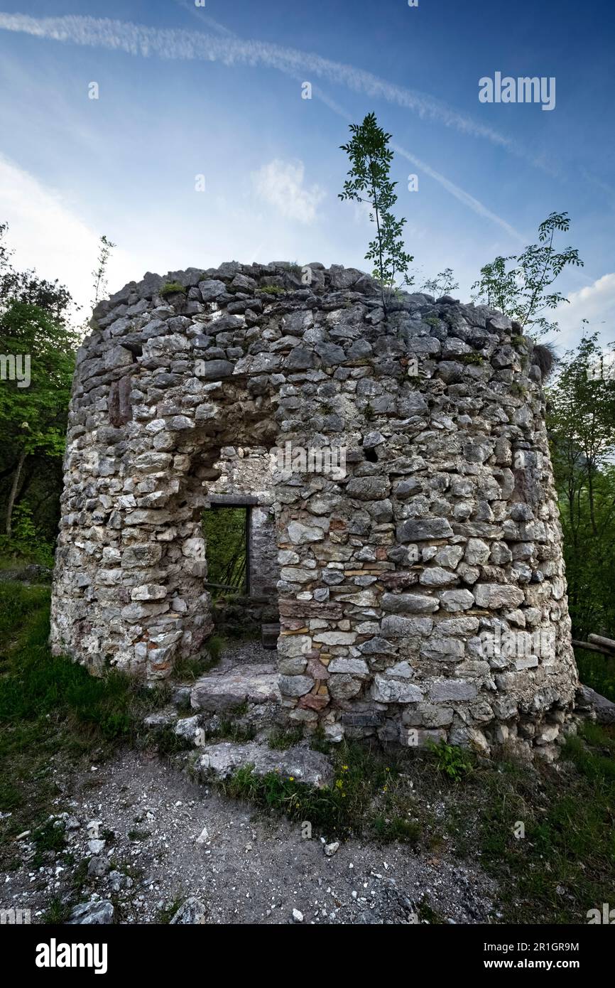 Ruins remains medieval hi-res stock photography and images - Alamy