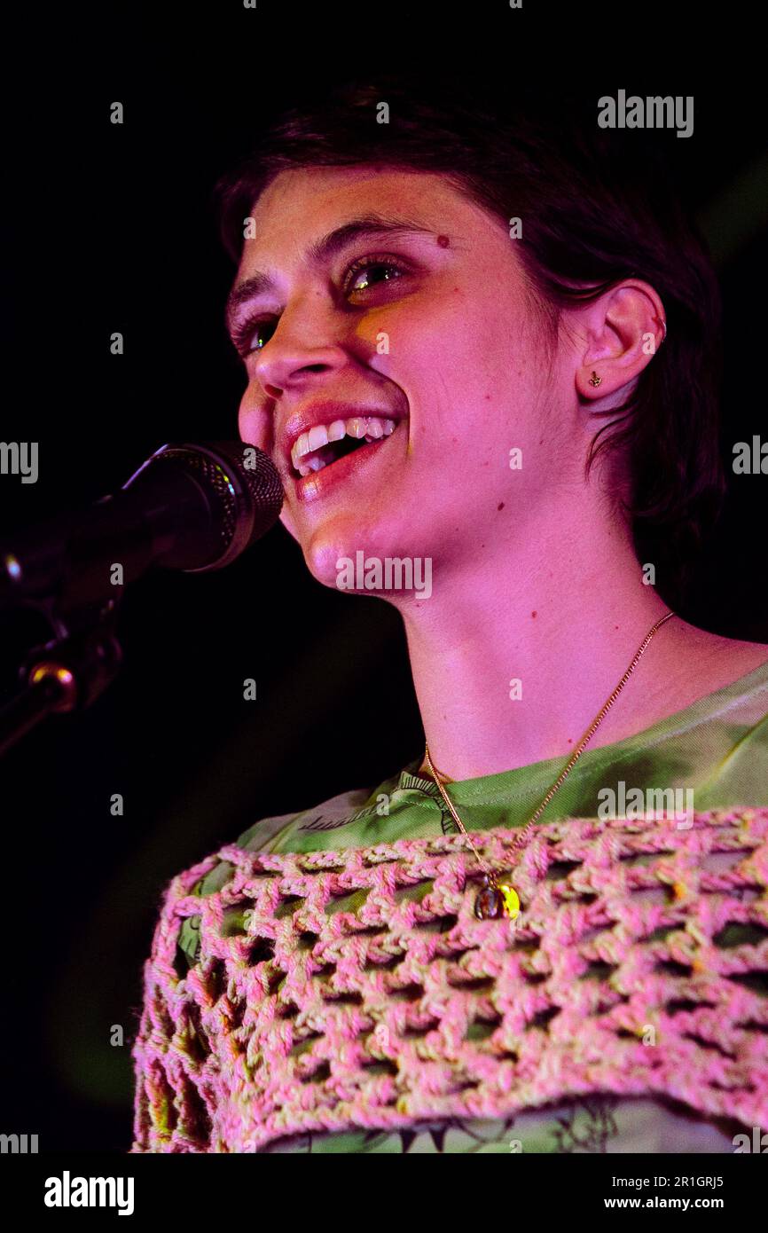 Pomme singer hi-res stock photography and images - Alamy