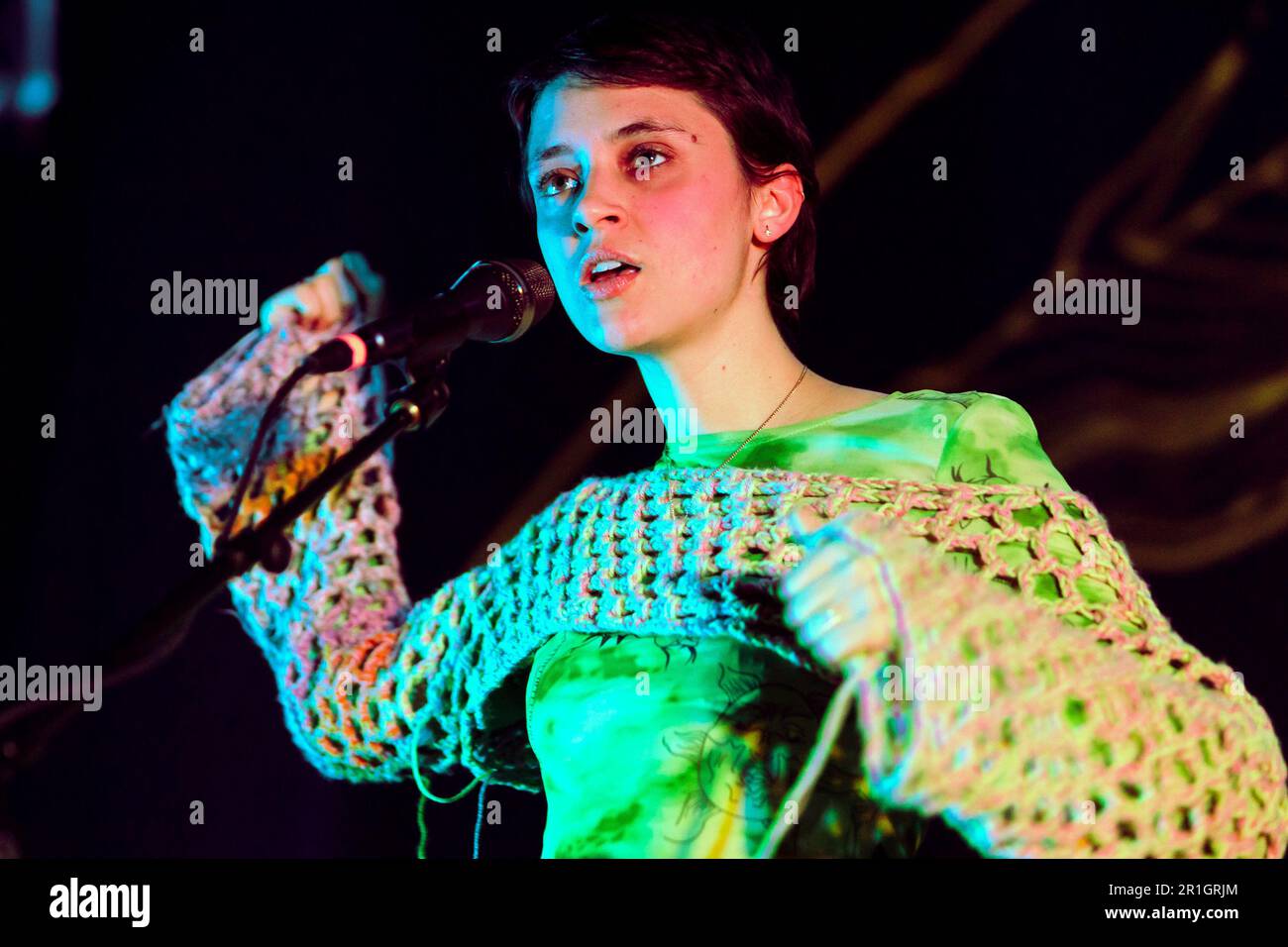 Pomme singer hi-res stock photography and images - Alamy