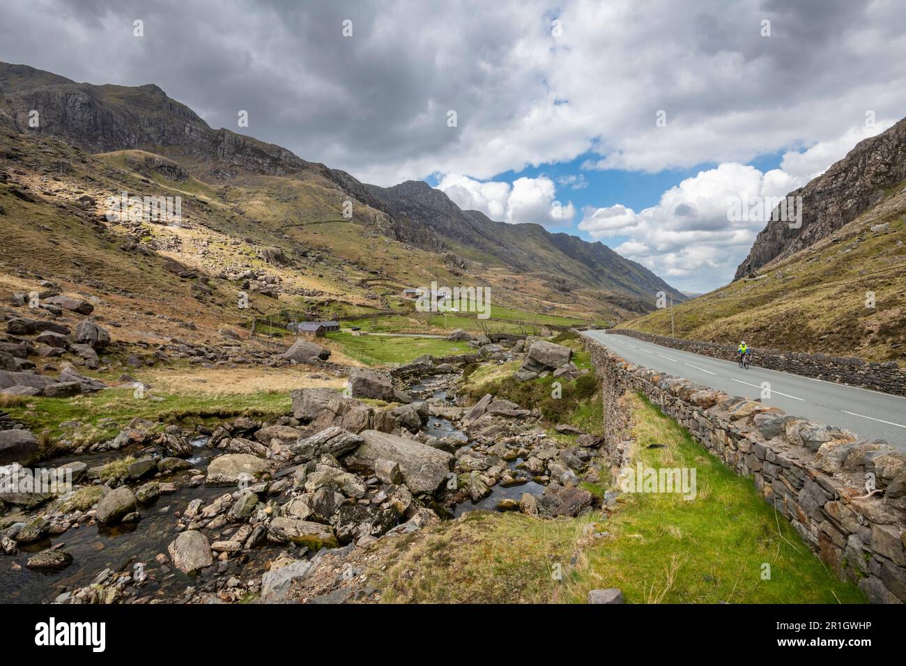 The Llanberis Pass taking the A4086 road through dramatic mountain ...