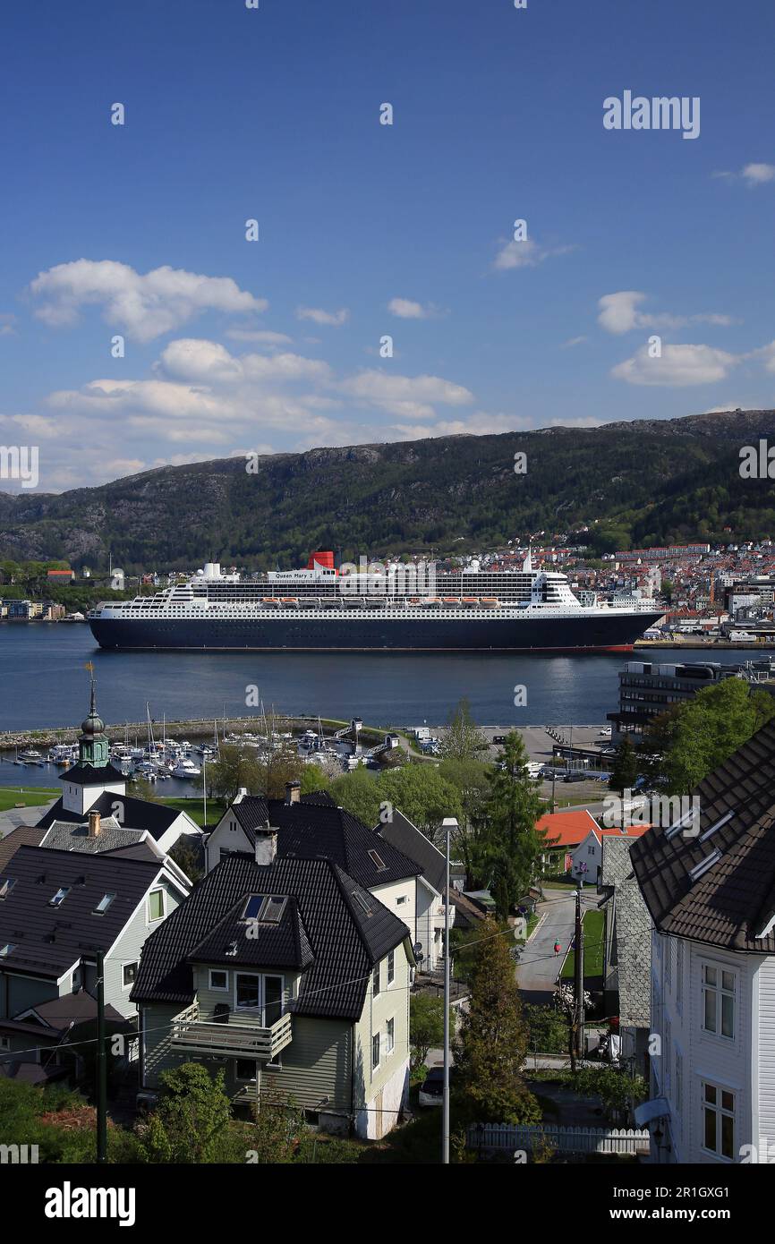 Queen mary 2 ship norway hi-res stock photography and images - Alamy