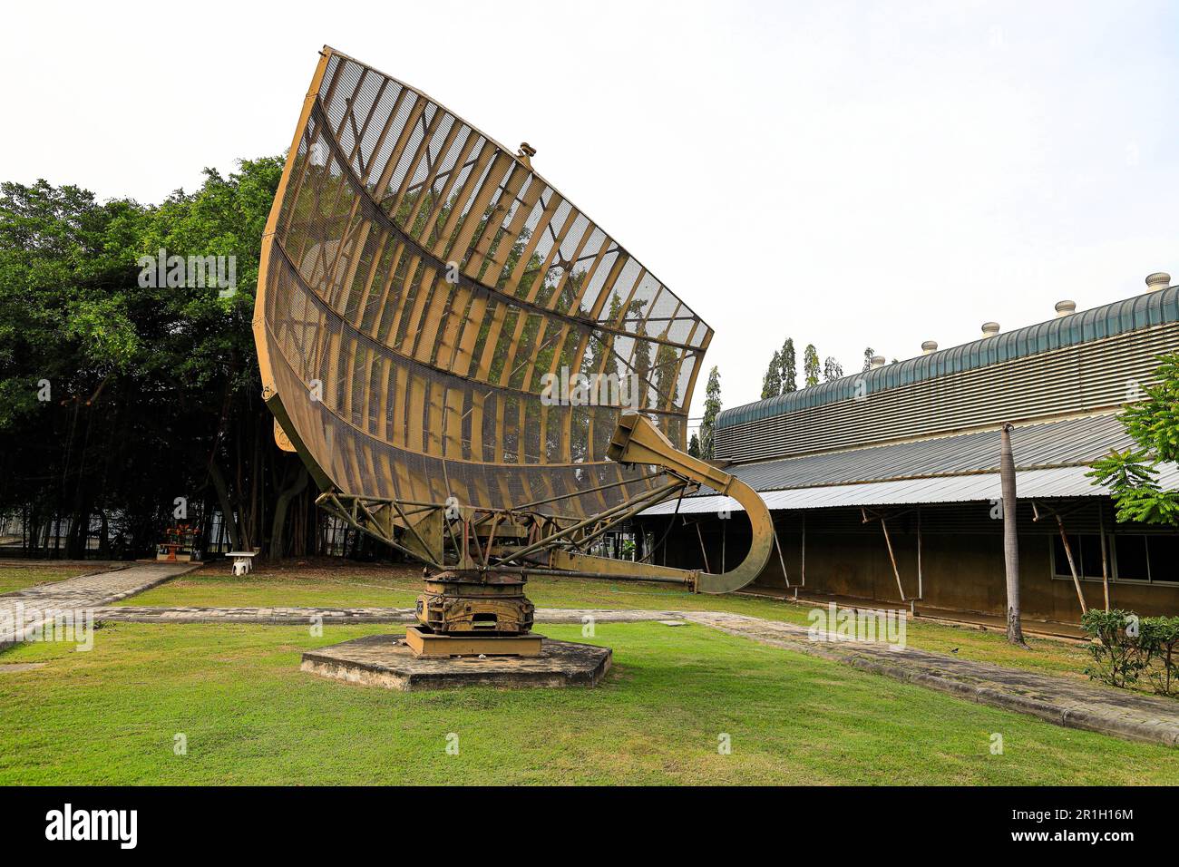 The old Air defense radar antenna on warning radar station Stock Photo ...