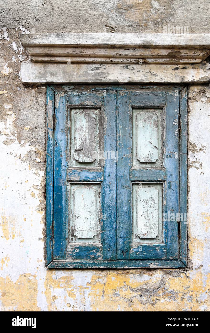 Facade old derelict building hi-res stock photography and images - Alamy