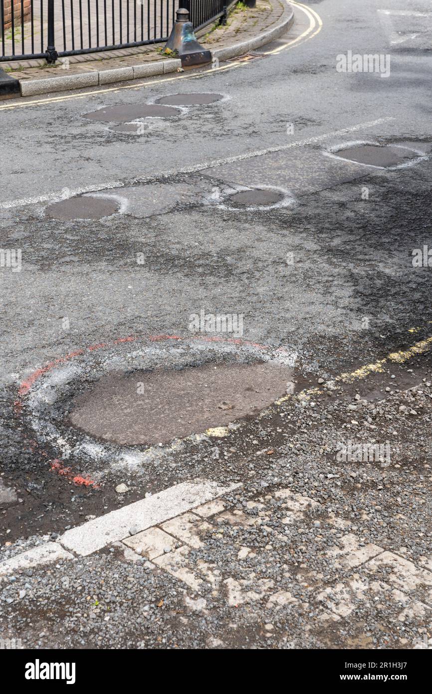 Repairs hi-res stock photography and images - Alamy