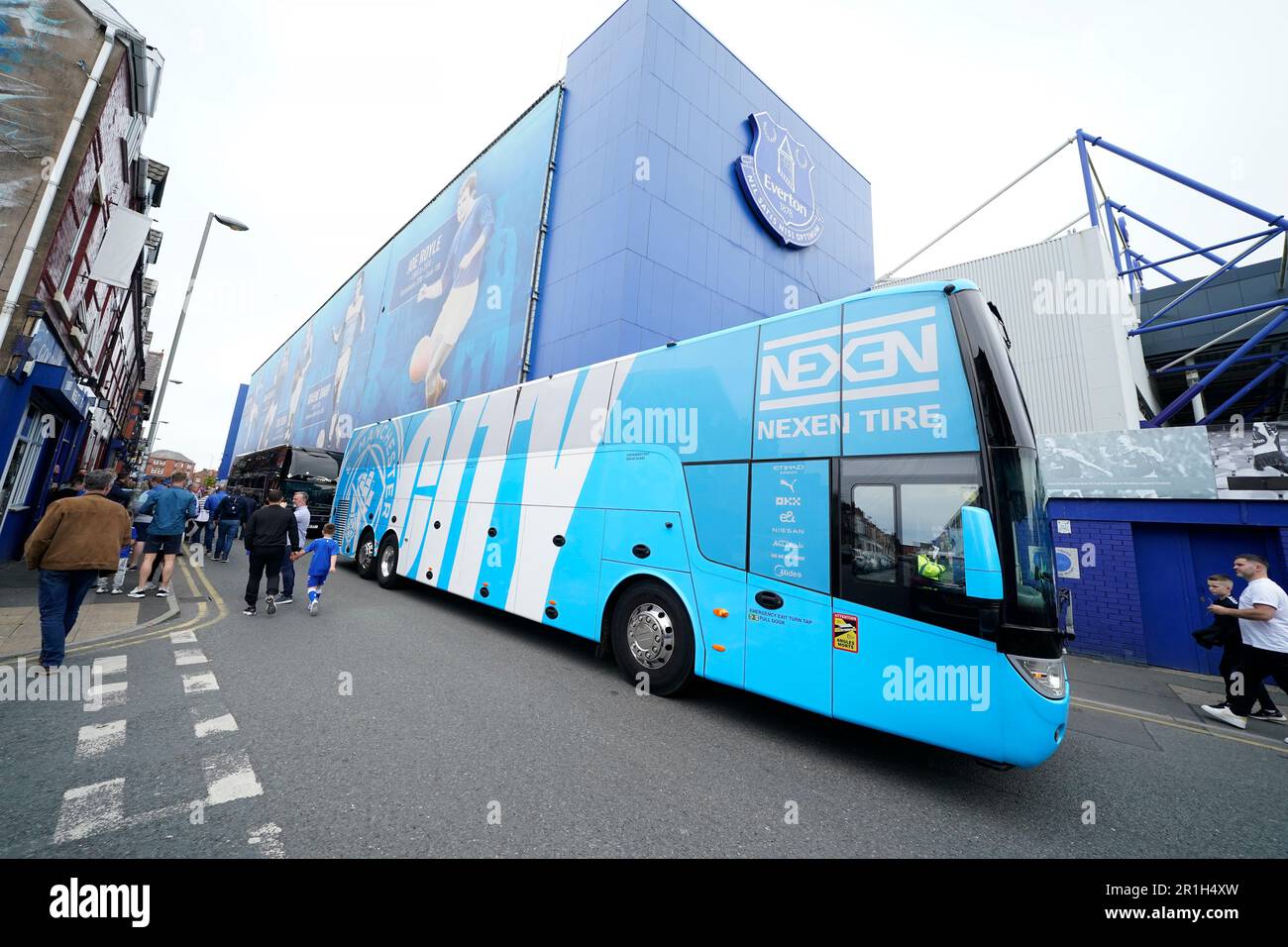 Manchester city team bus hi-res stock photography and images - Alamy