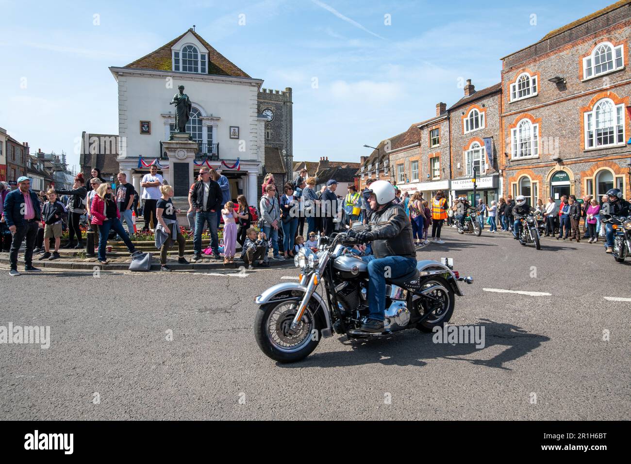 Wallingford car rally 2023 vehicle parade through wallingford hi-res ...