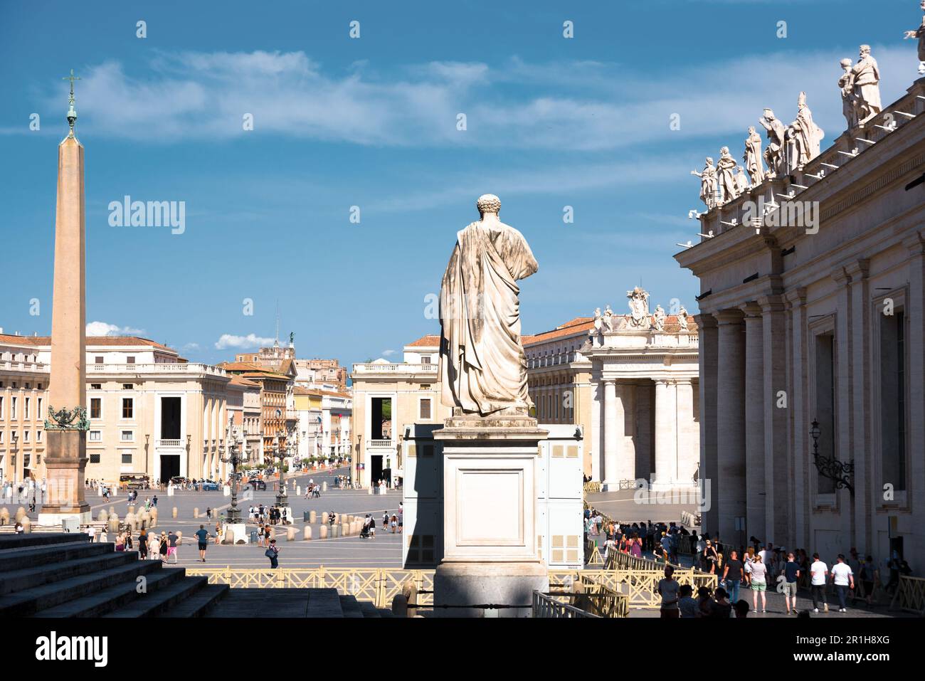 St. Peter's Square (Piazza San Pietro) in Vatican Stock Photo - Alamy