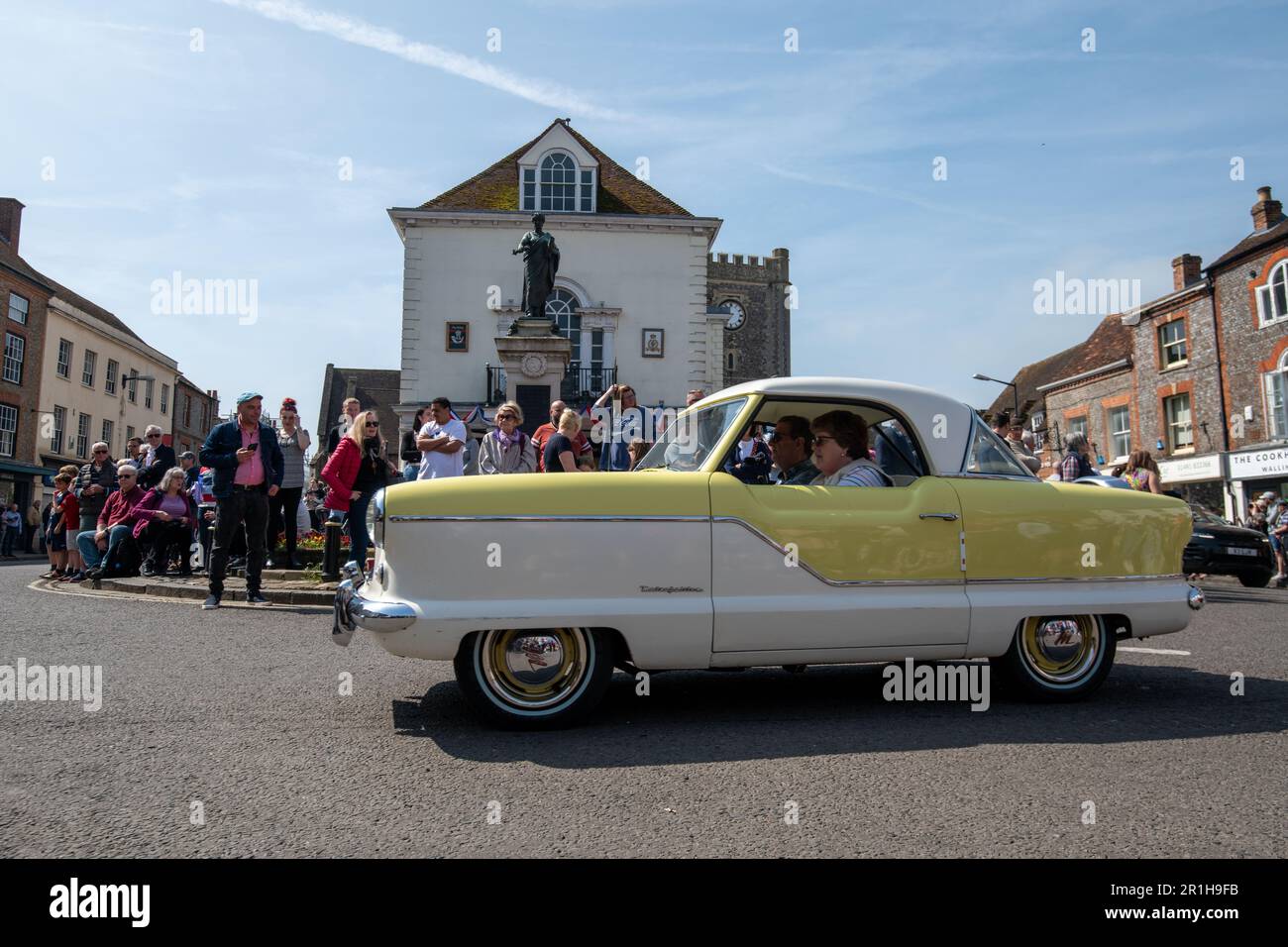 Wallingford car rally 2023 vehicle parade through wallingford hi-res ...