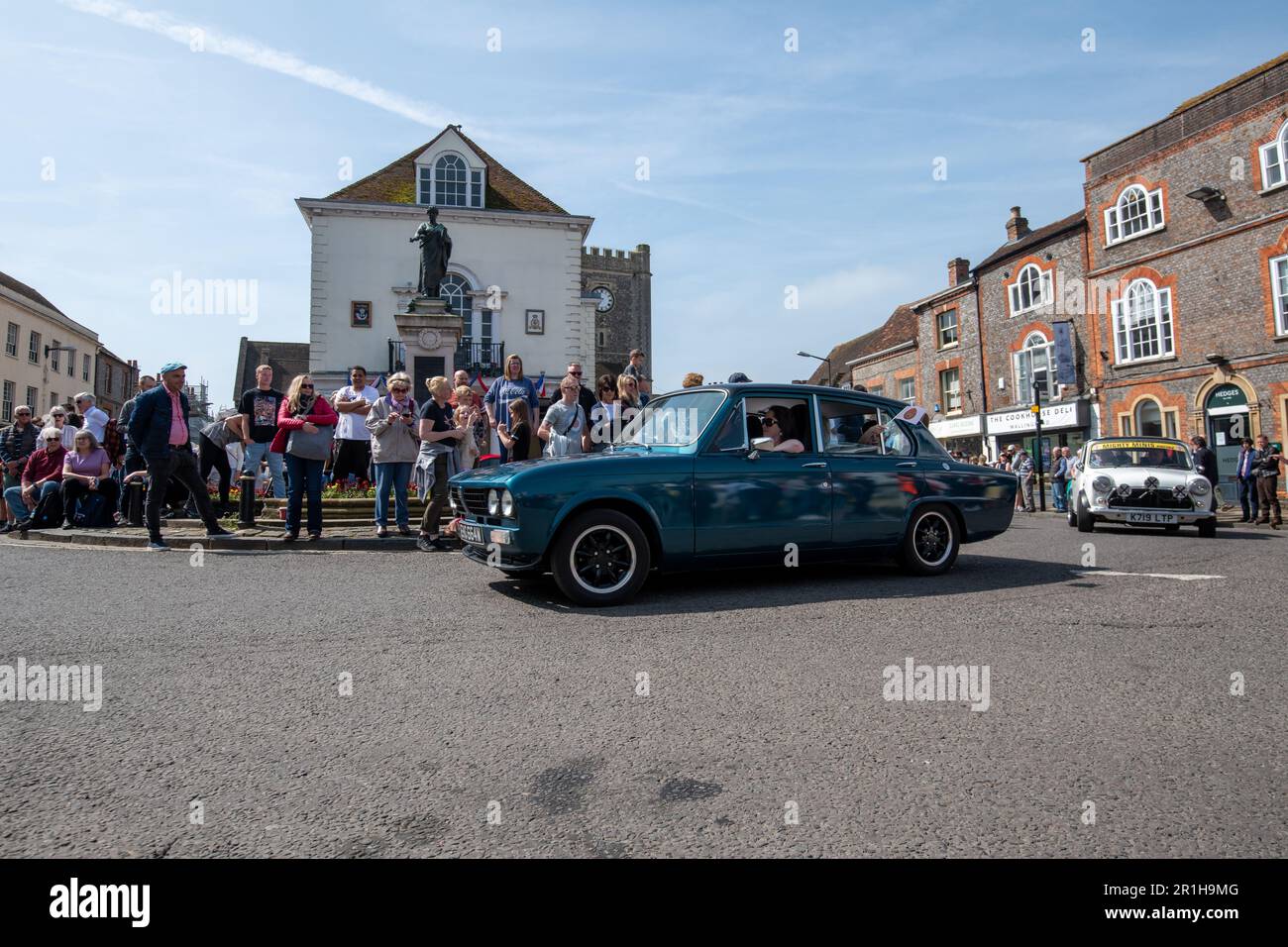 Wallingford car rally 2023 vehicle parade through wallingford hi-res ...