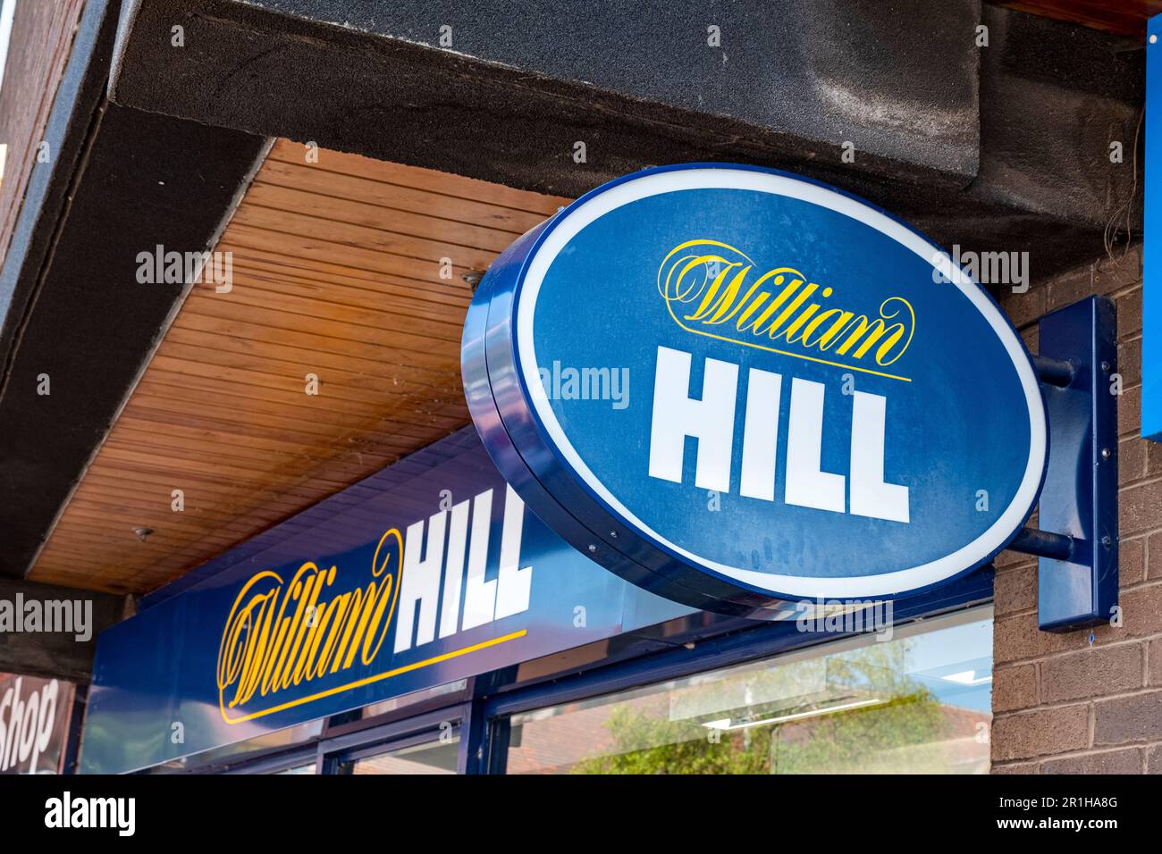 Shop signs logos hi-res stock photography and images - Alamy