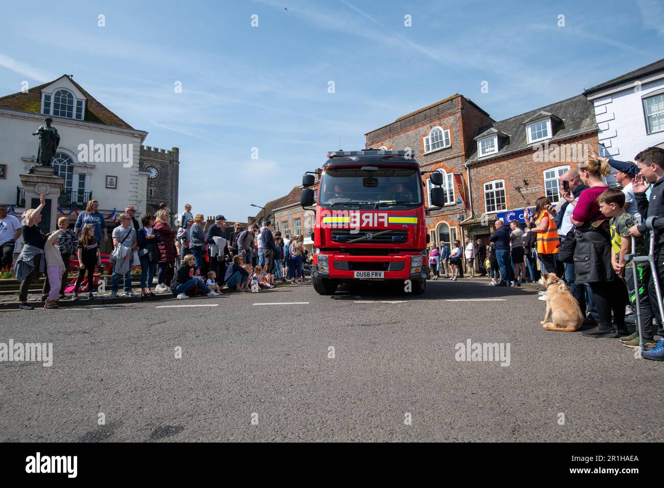 Wallingford car rally 2023 vehicle parade through wallingford hi-res ...