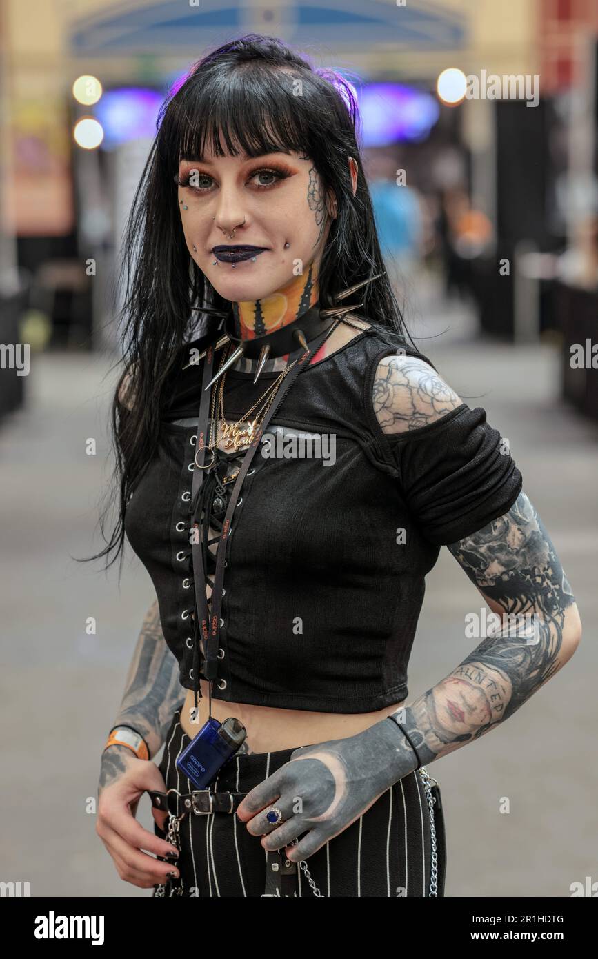 Goth girl with tattoos smoking hi-res stock photography and images - Alamy