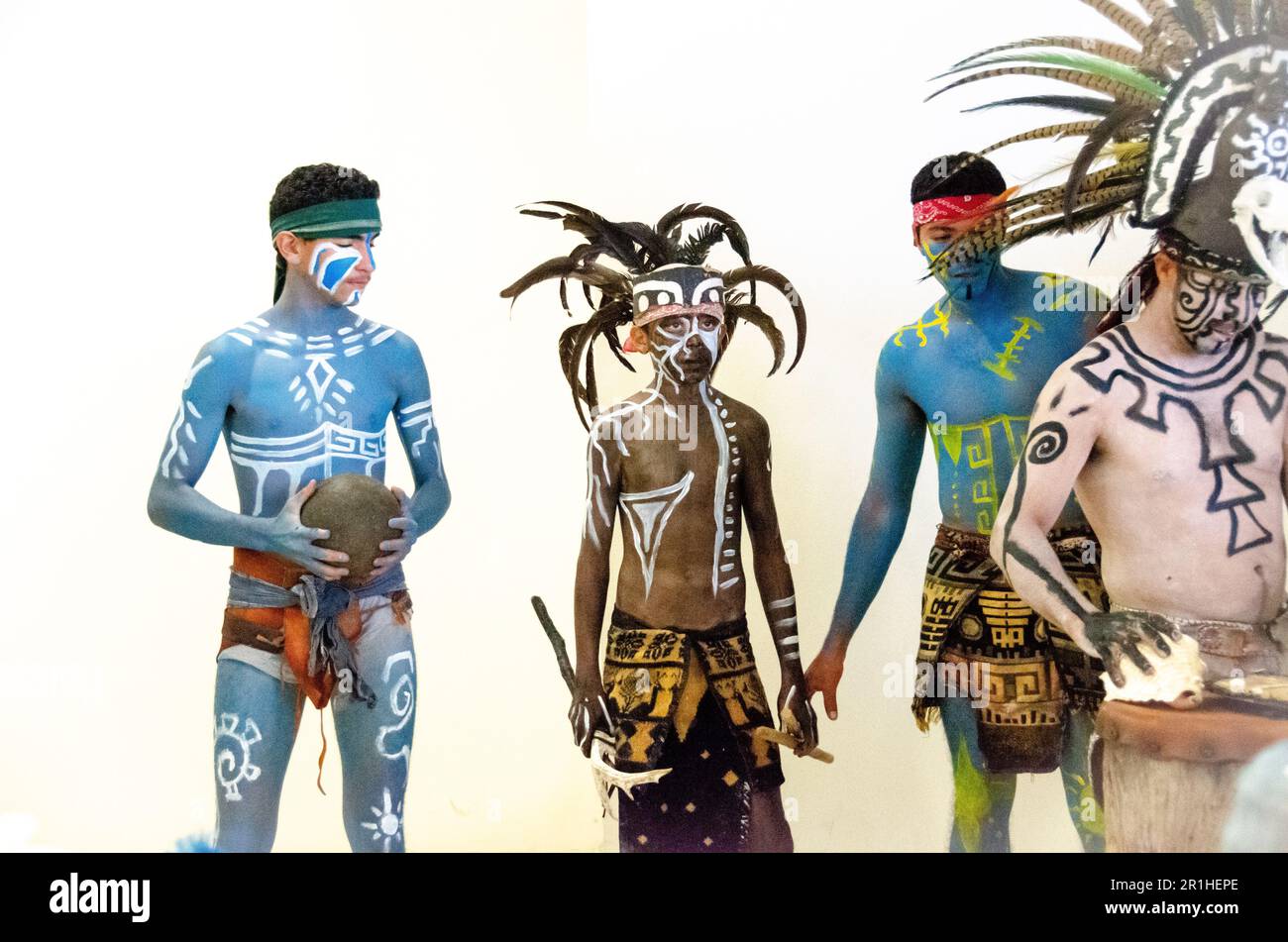 Mazatlan Dancers in Mexico Perform Traditional Folklorico Dances Stock Photo - Alamy