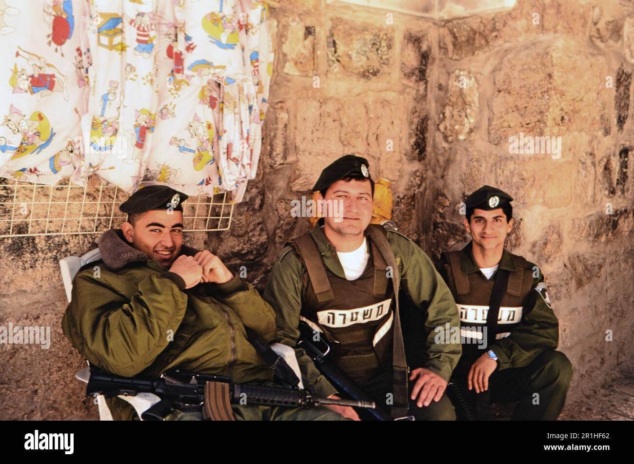 Israel: Young soldiers are happy to pose for pictures in Jerusalem's ...