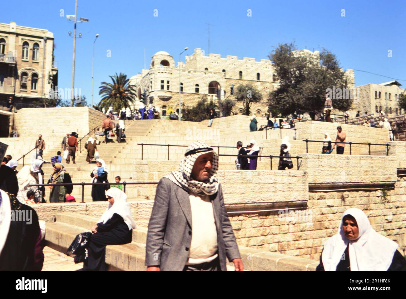 Israel: Jerusalem's Old City: Arabs, Christians, Jews, and Muslims ...