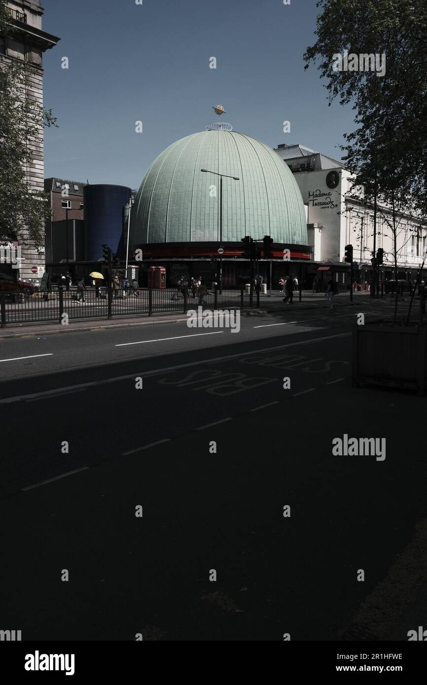 London planetarium dome hi-res stock photography and images - Alamy