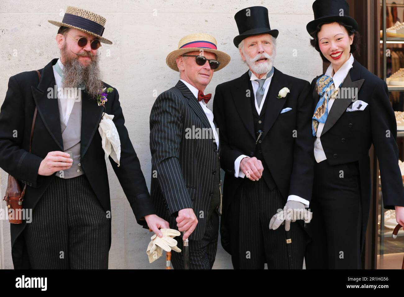 Dandified: Khám phá ý nghĩa và cách sử dụng trong tiếng Anh