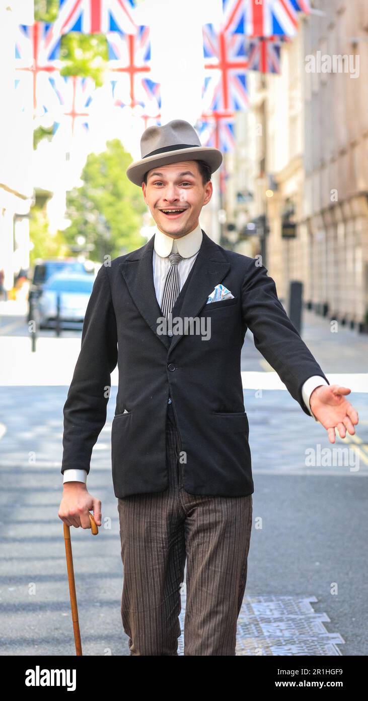 Walking without purpose hi-res stock photography and images - Alamy